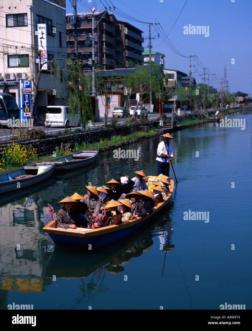 Traditional japanese boats hi-res stock photography and images - Alamy