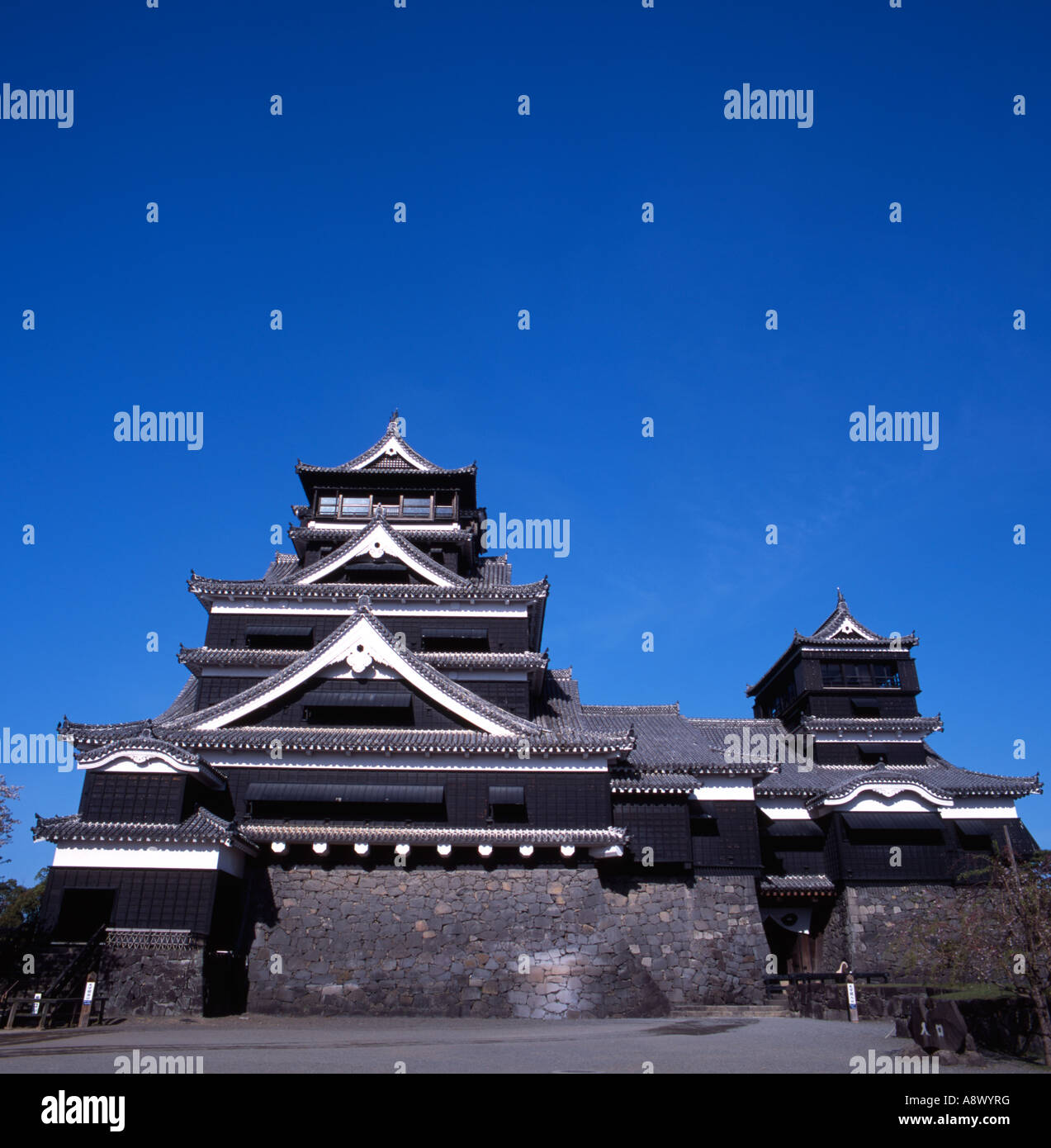 Kumamoto Castle main tower. Built by great samurai warrior Kato ...