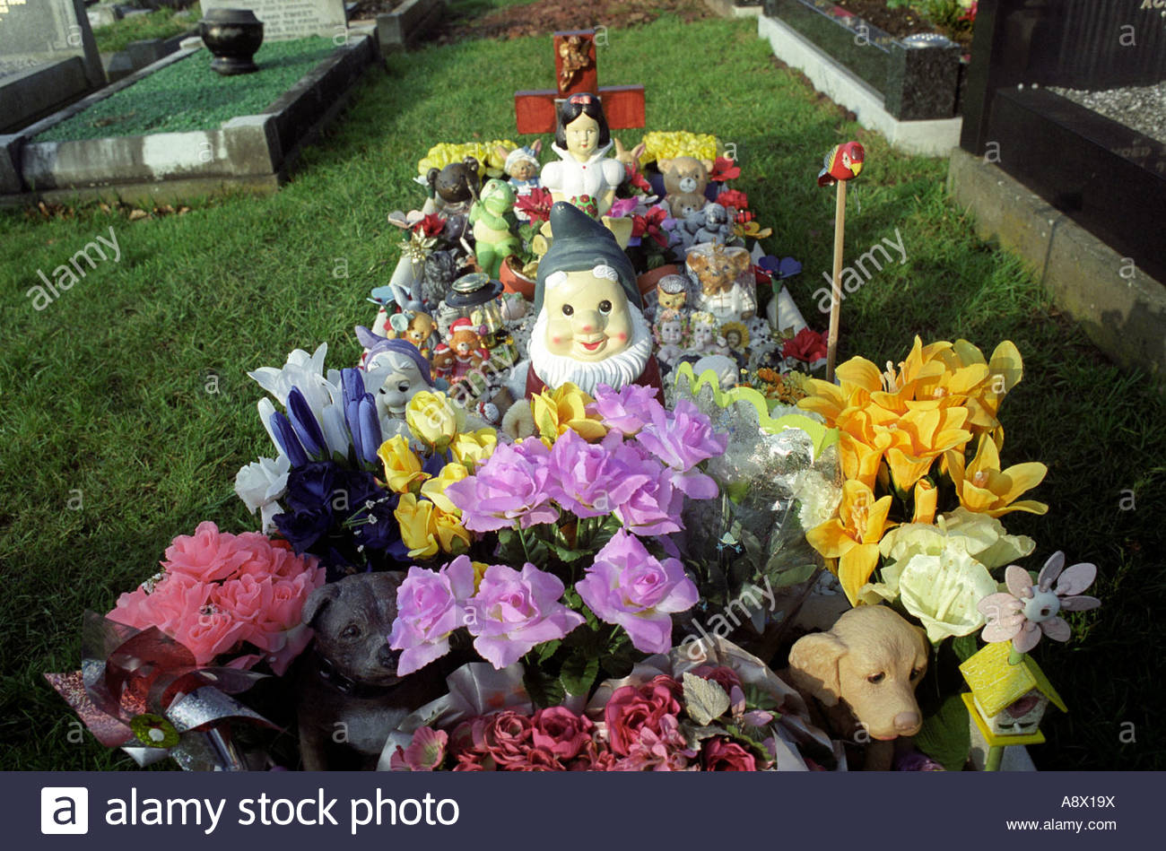 Childs Tomb High Resolution Stock Photography and Images - Alamy