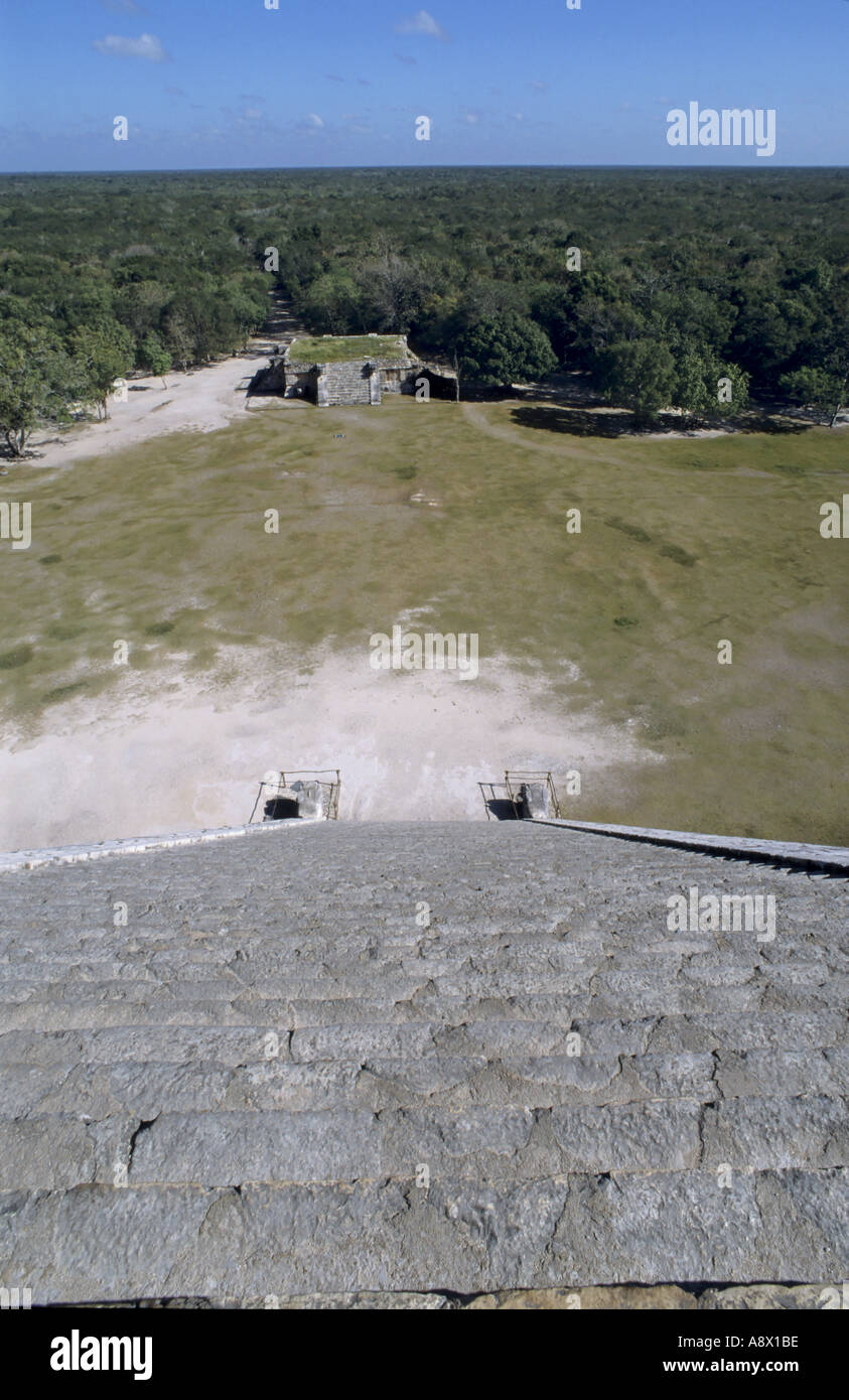 View from top chichen itza hi-res stock photography and images - Alamy