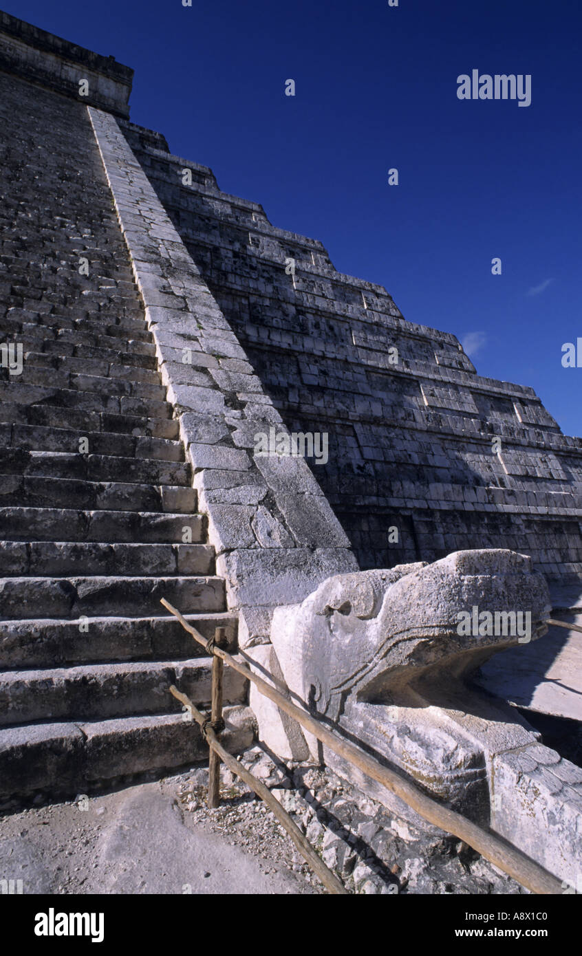 Mexico Yucatan State Chichen Itza El Castillo Pyramid Of Kukulcan ...