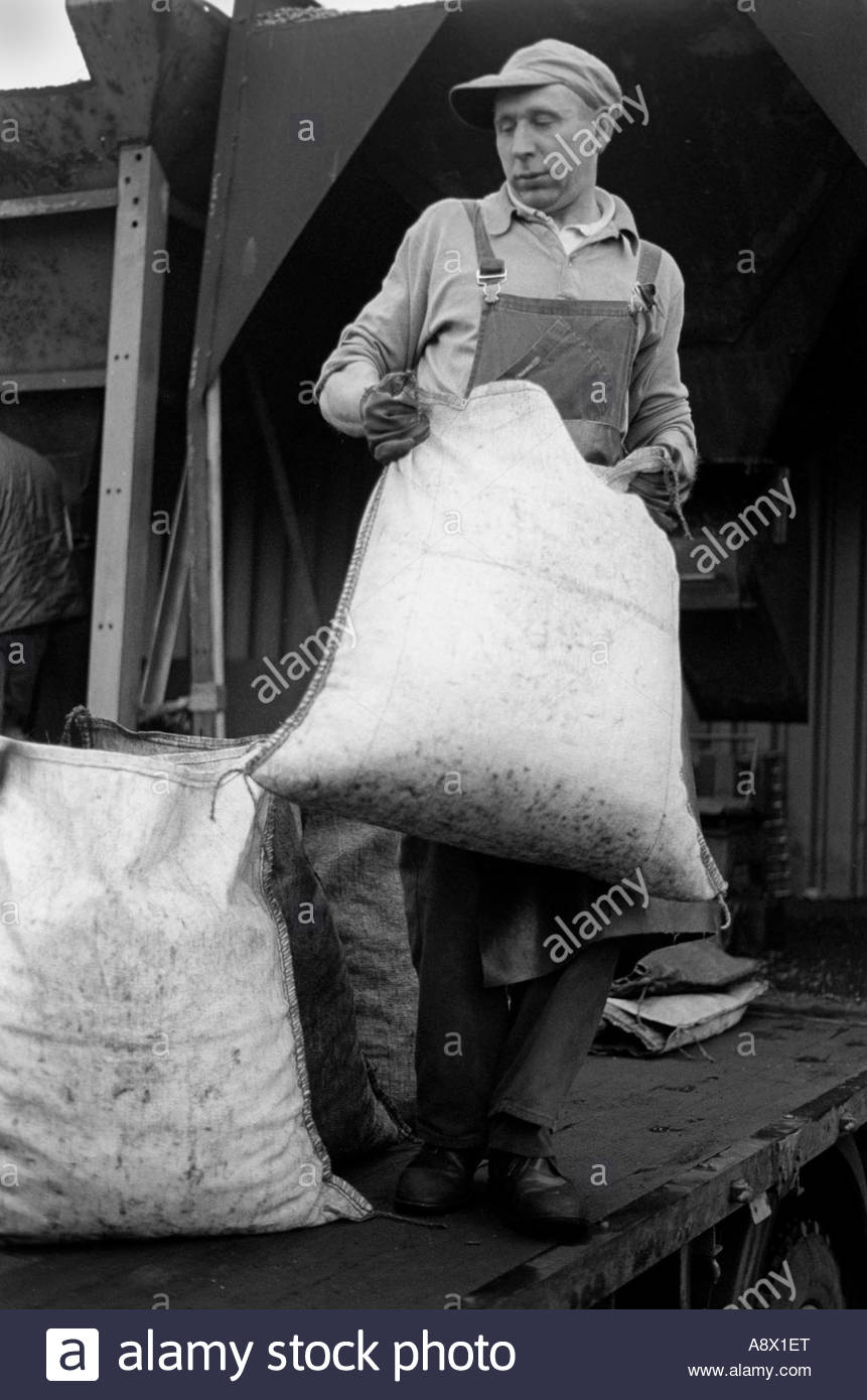 Coal Delivery England High Resolution Stock Photography and Images - Alamy
