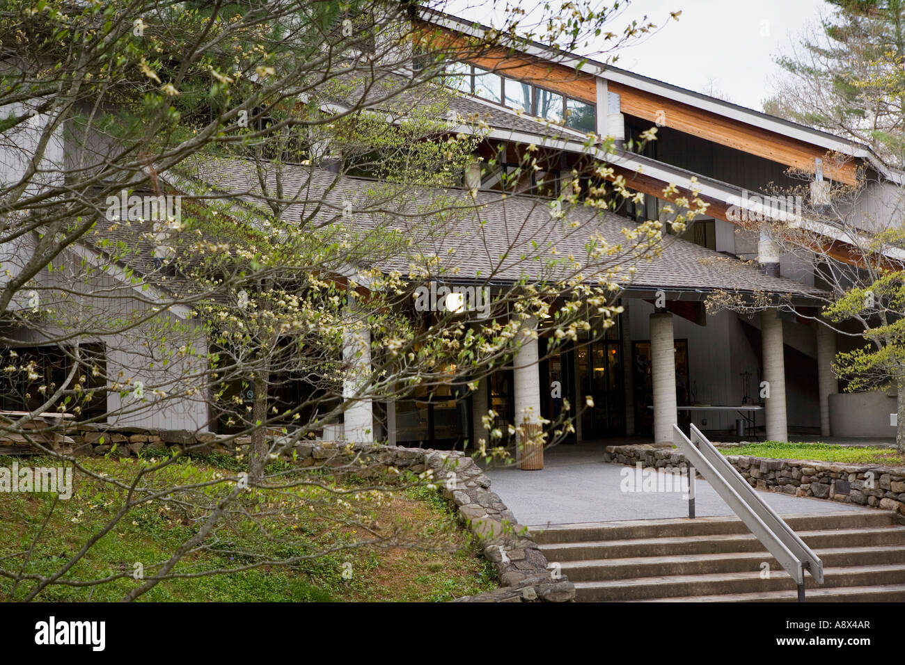 The folk art center hi-res stock photography and images - Alamy