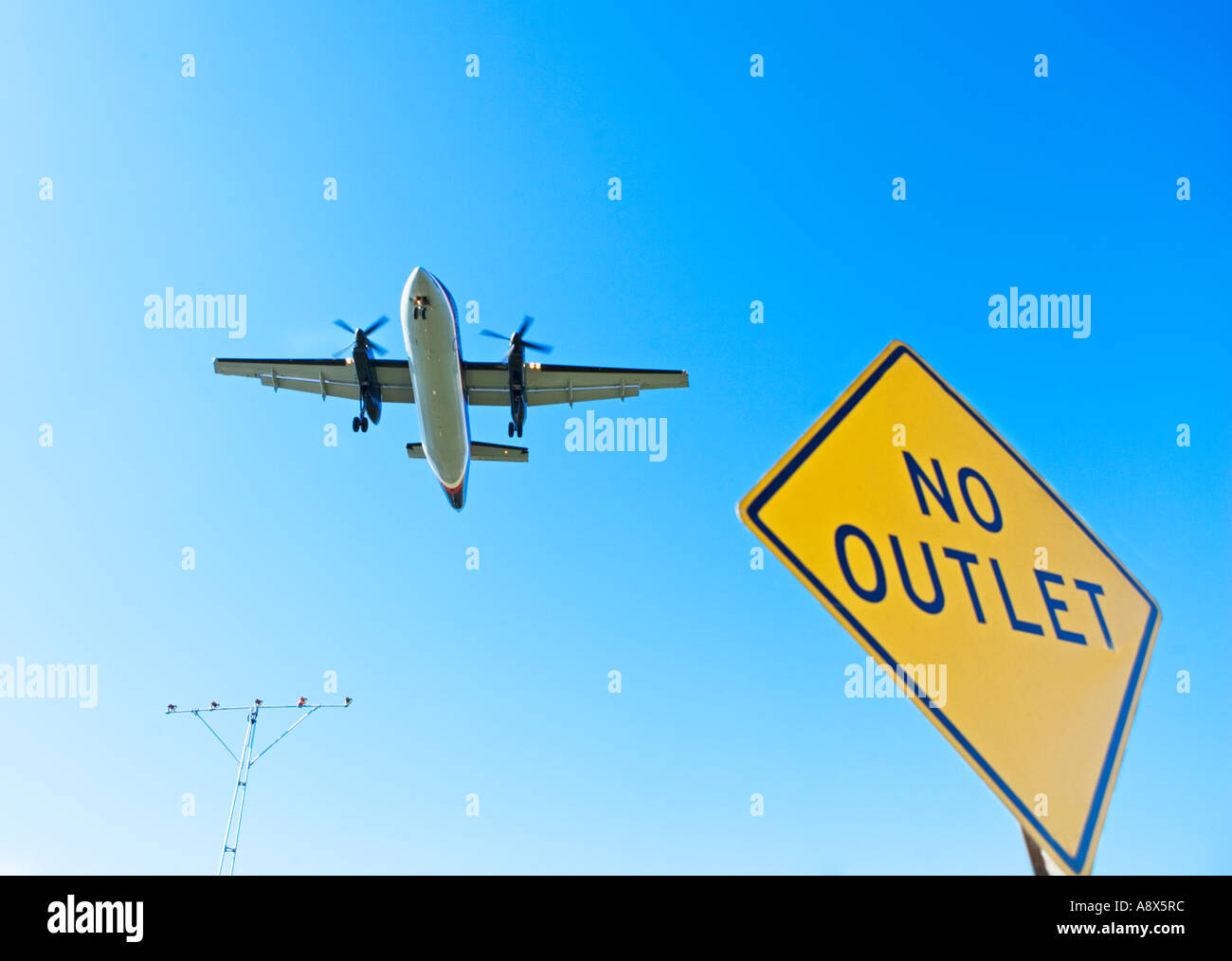 Aircraft warning lights hi-res stock photography and images - Alamy