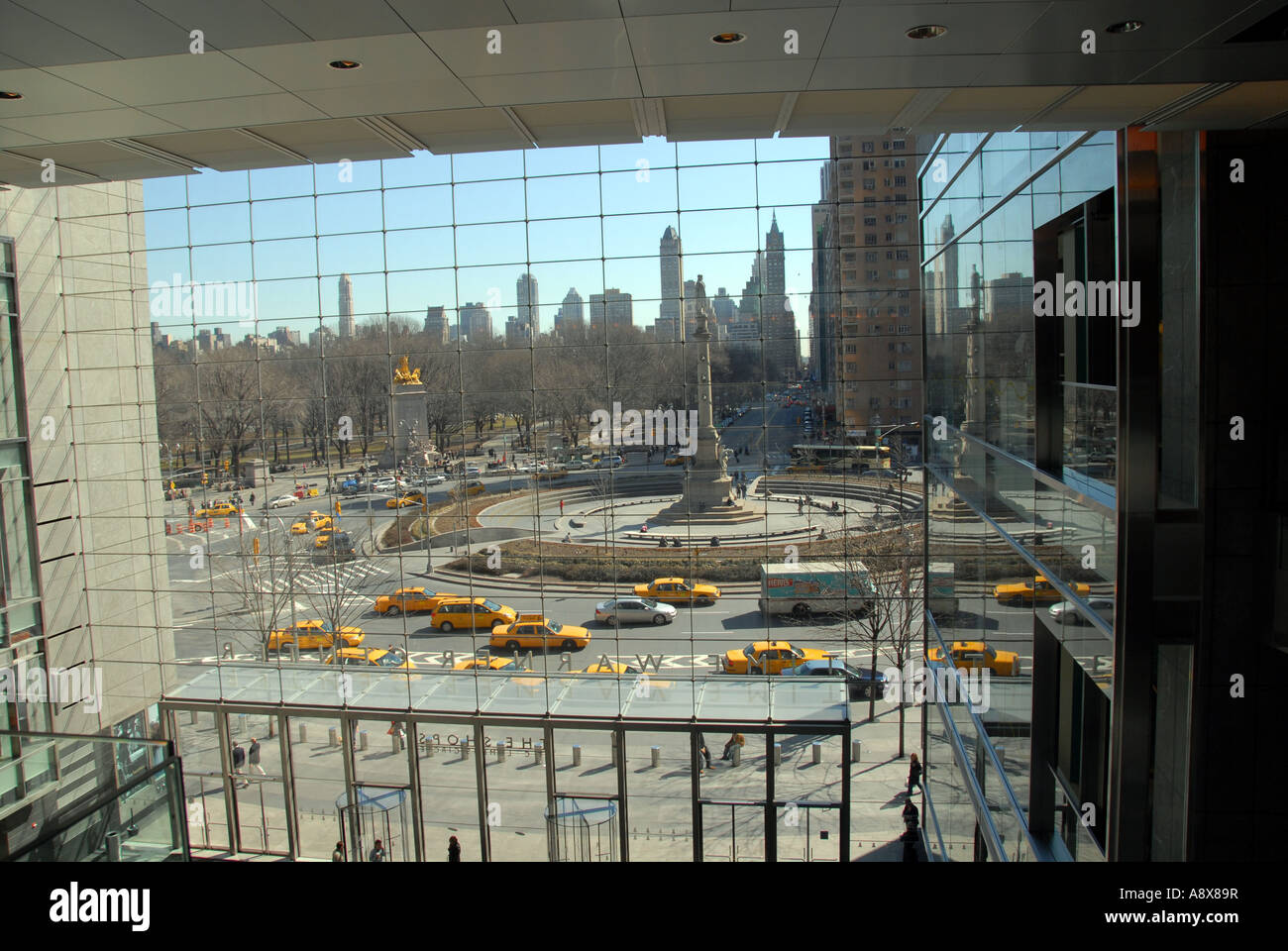 Time warner building interior hi-res stock photography and images - Alamy