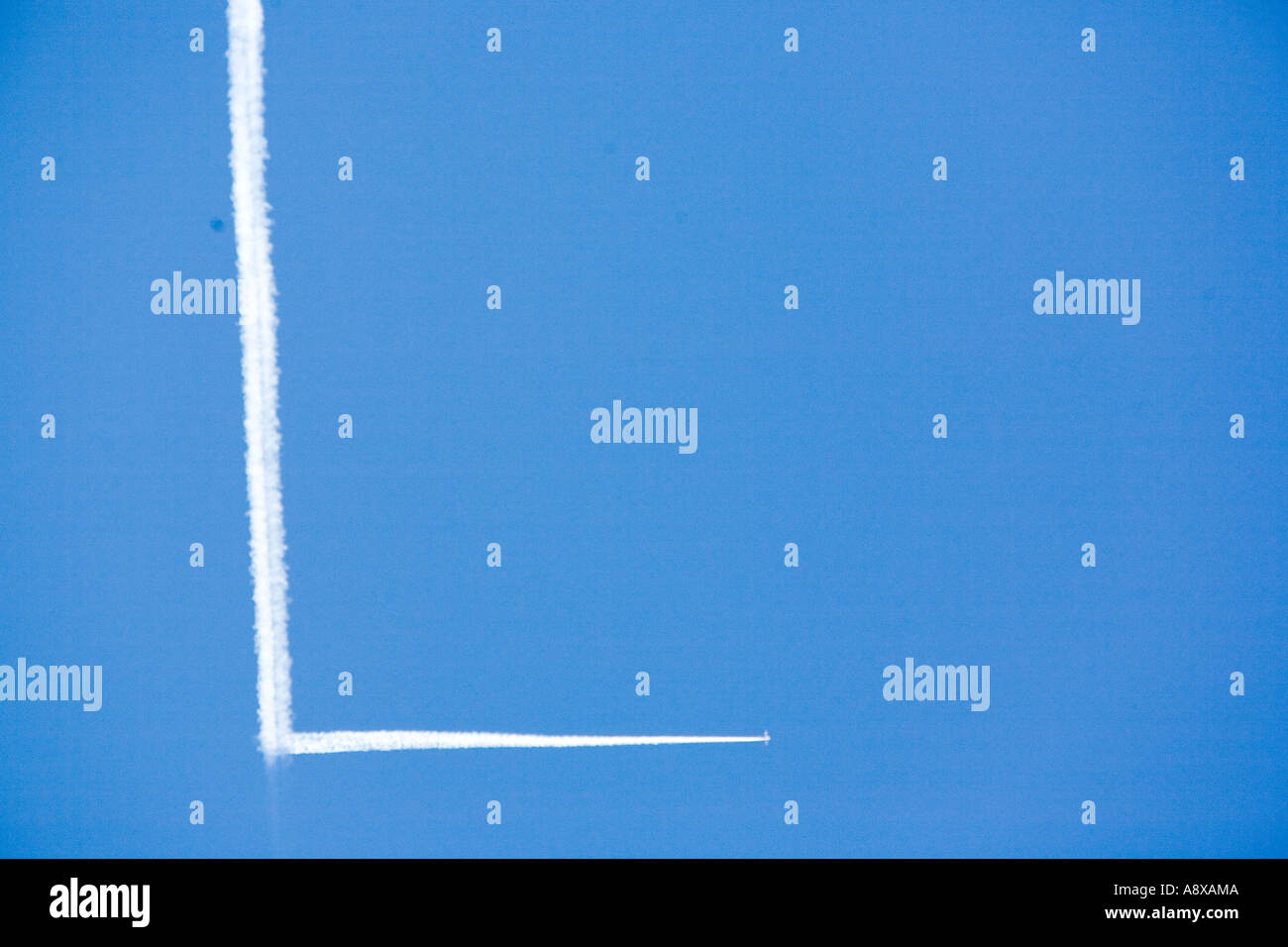 Skywriting plane hi-res stock photography and images - Alamy