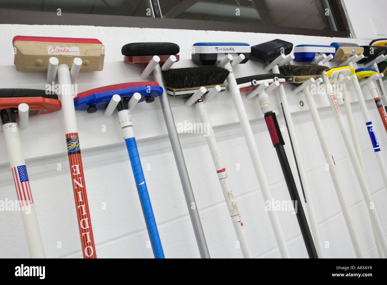 Curling broom hi-res stock photography and images - Alamy