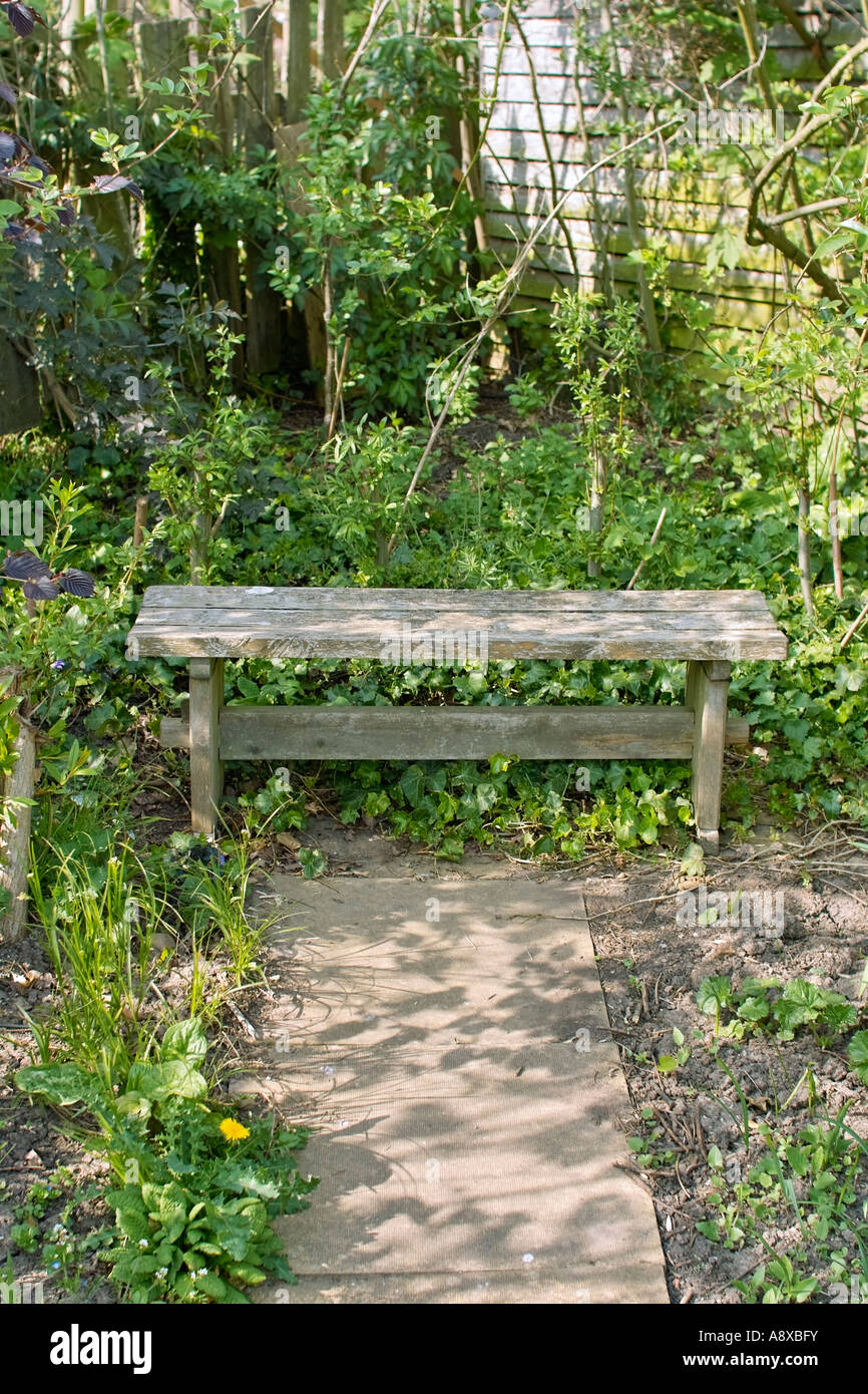 Old ruined park bench hi-res stock photography and images - Alamy