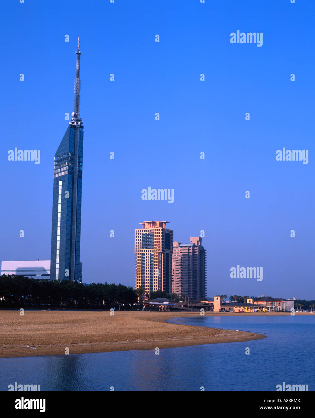 Fukuoka Tower, Momochi Seaside Park, 234 meters high, tallest seaside ...