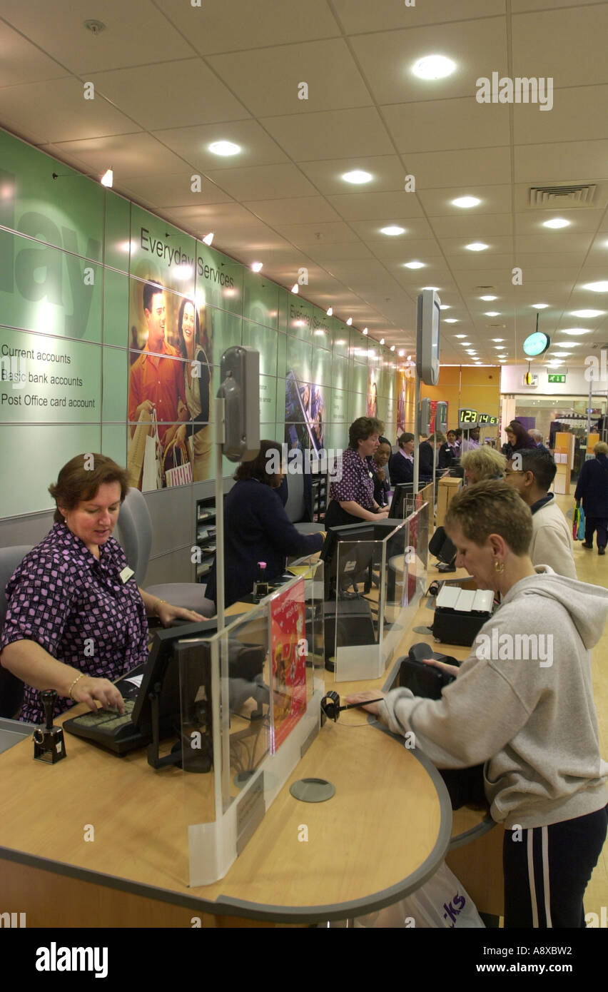 Post office worker hi-res stock photography and images - Alamy