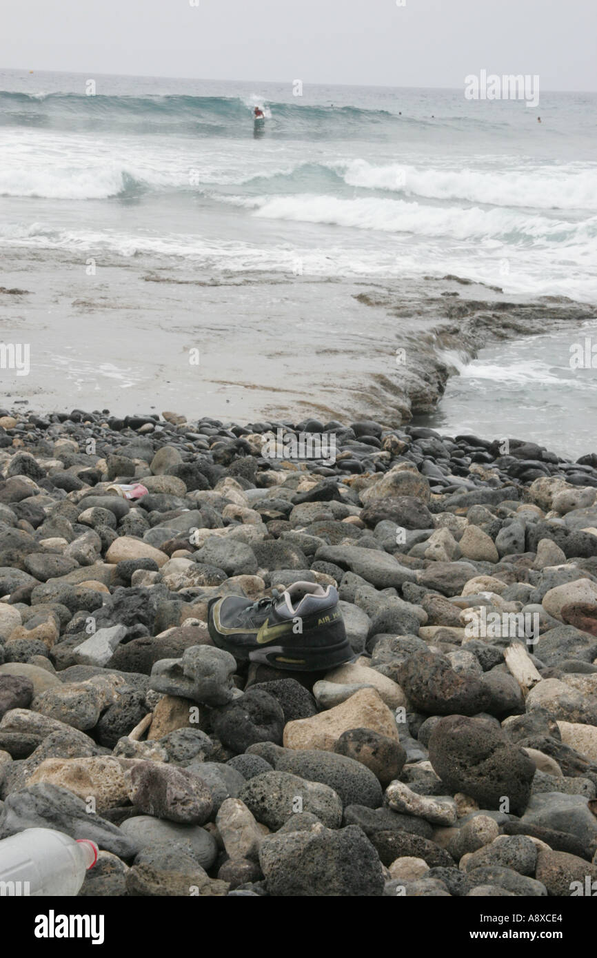 Pollution on the beach Stock Photo - Alamy