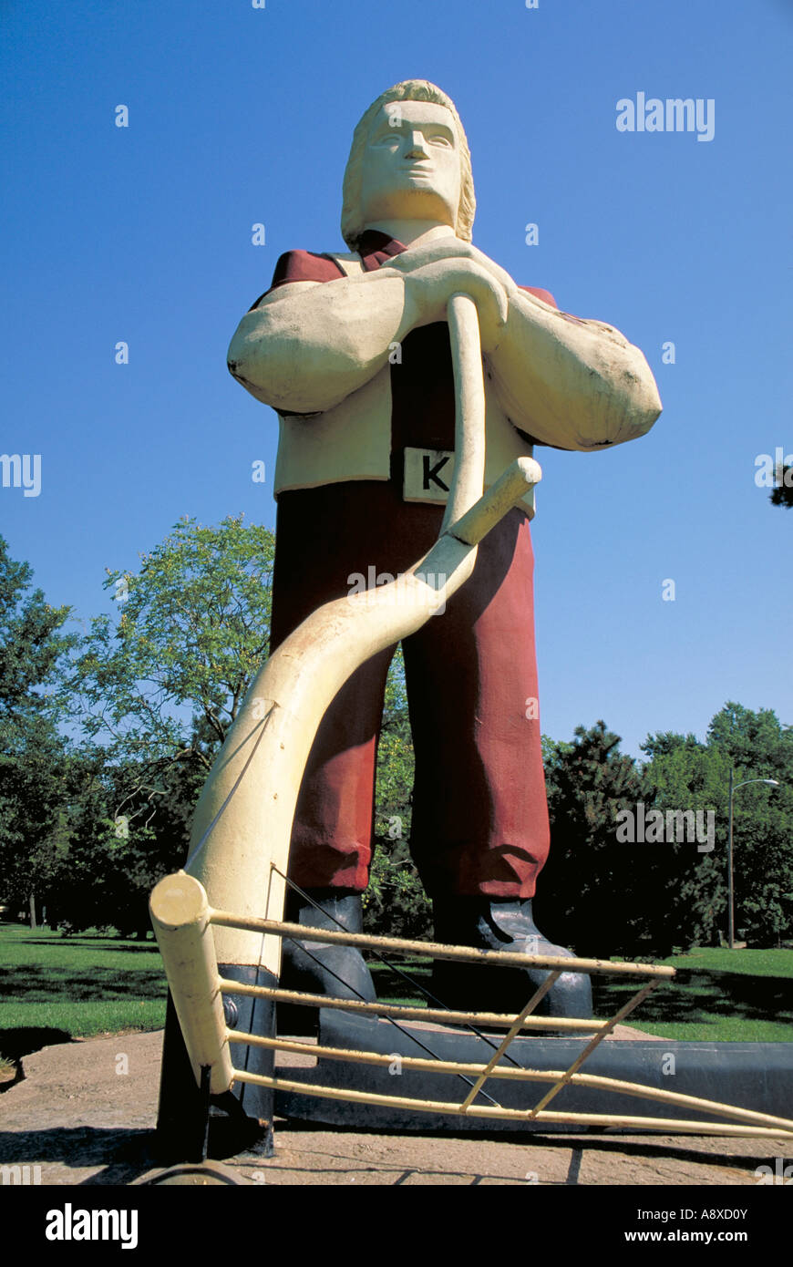 Elk269 1570 Kansas Manhattan Johnny Kaw statue Stock Photo - Alamy
