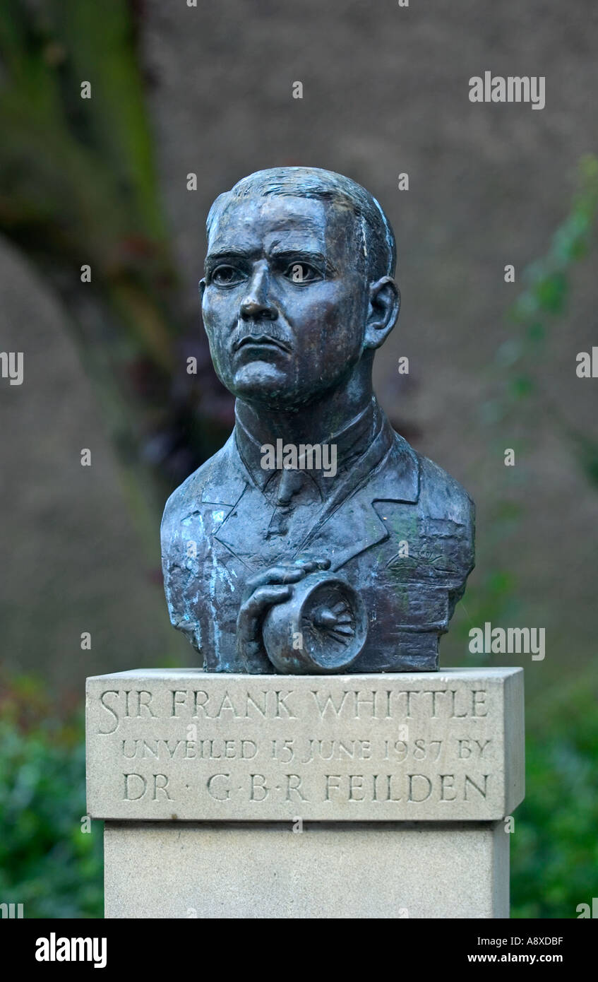 Sir frank whittle statue whittle hi-res stock photography and images ...