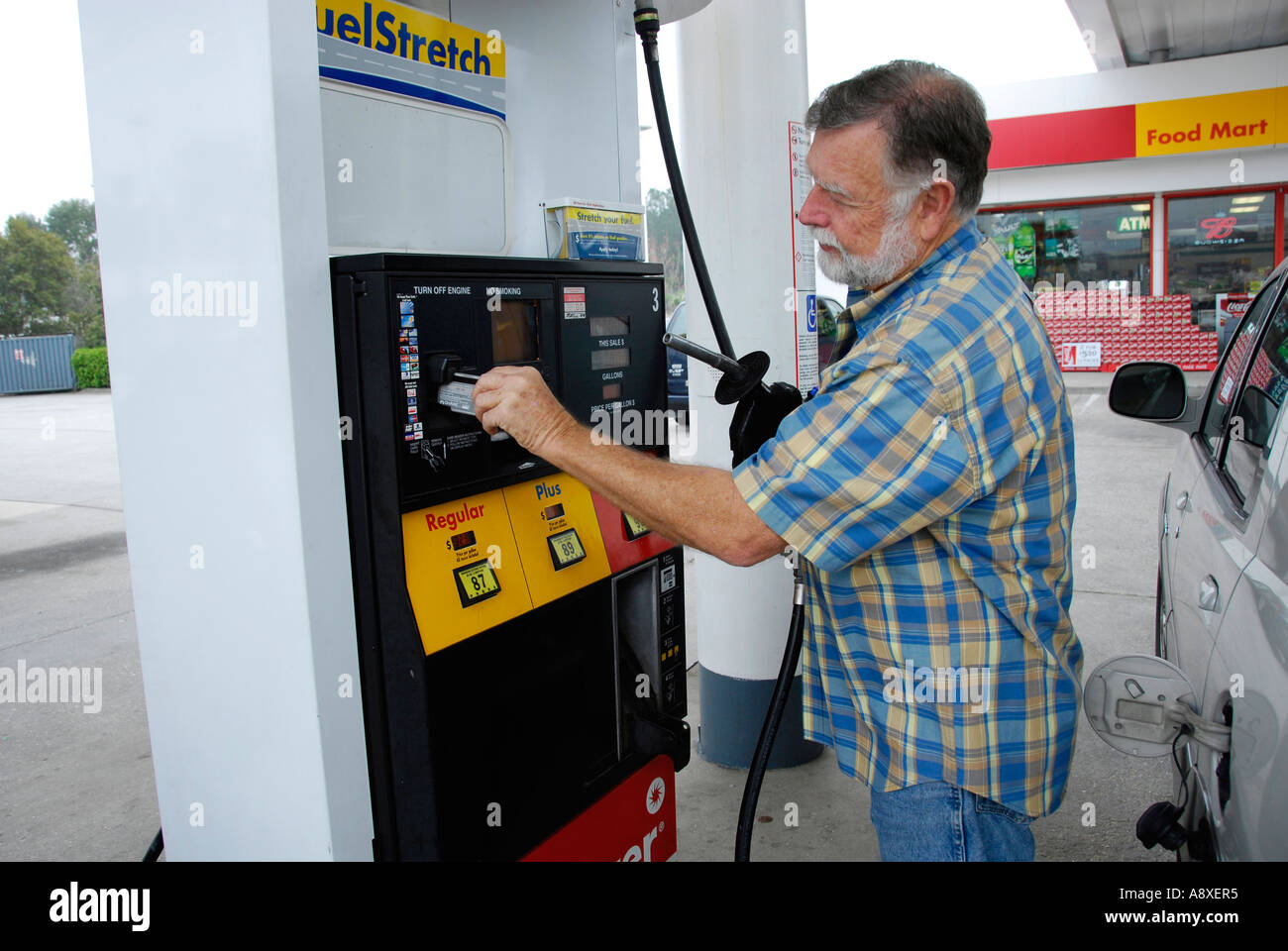 Pre pay gas hi-res stock photography and images - Alamy