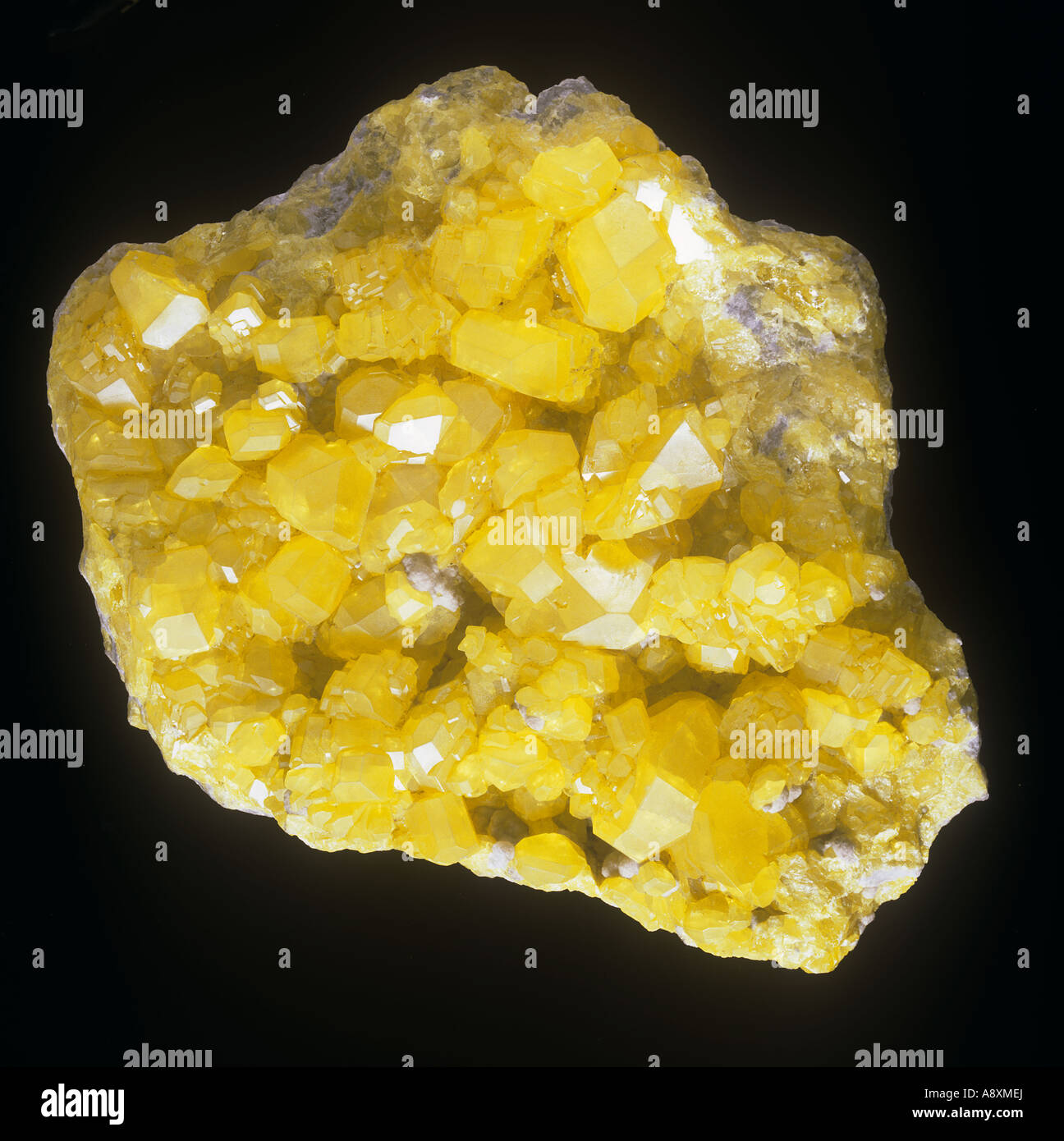 Crystalline sulphur hi-res stock photography and images - Alamy
