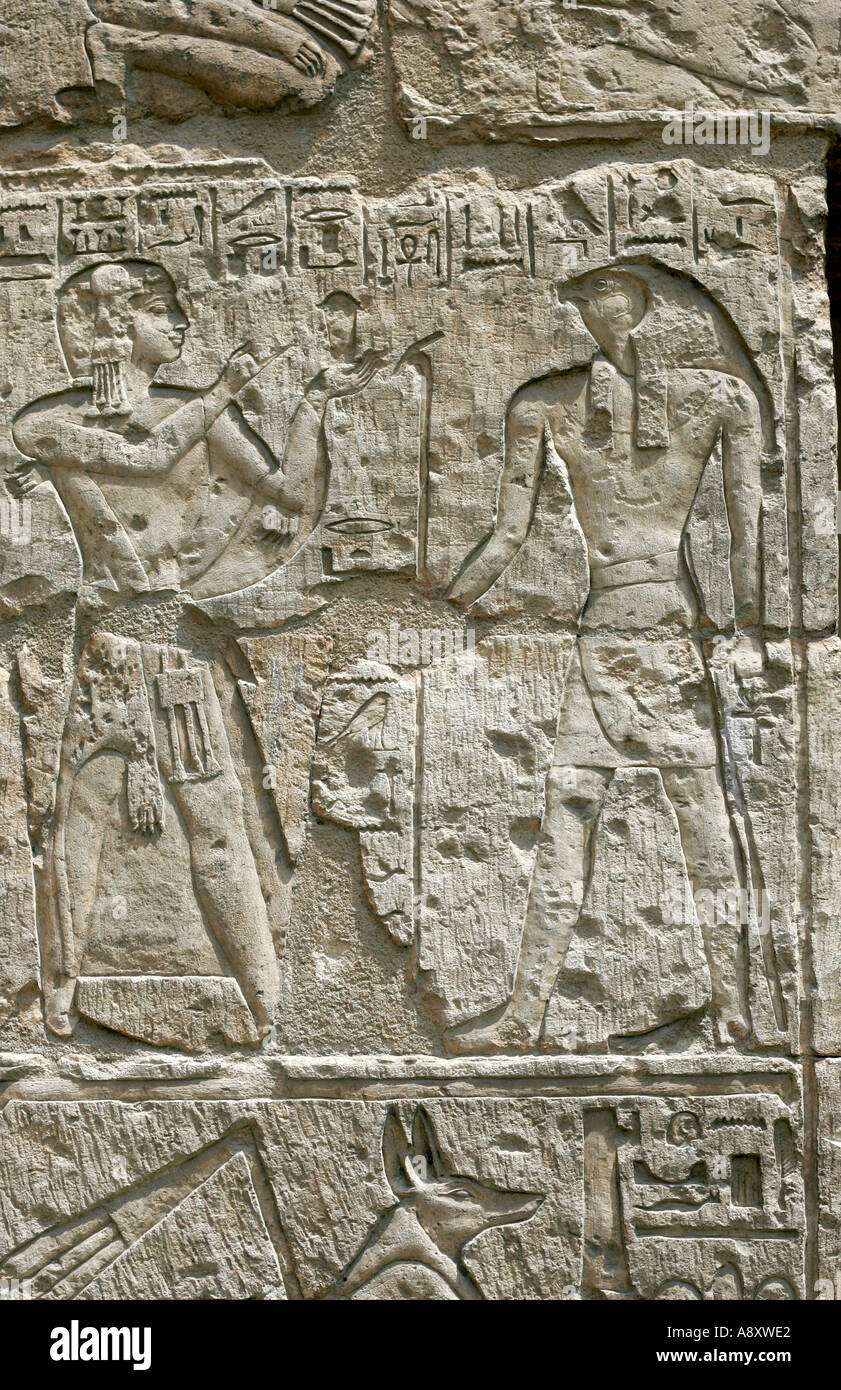 Horus hieroglyph hi-res stock photography and images - Alamy