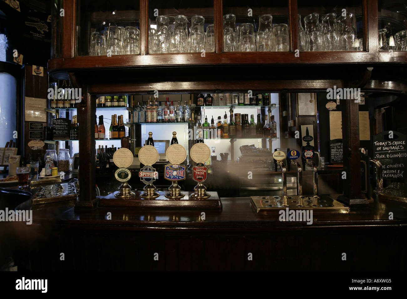 Bar in a pub Stock Photo - Alamy