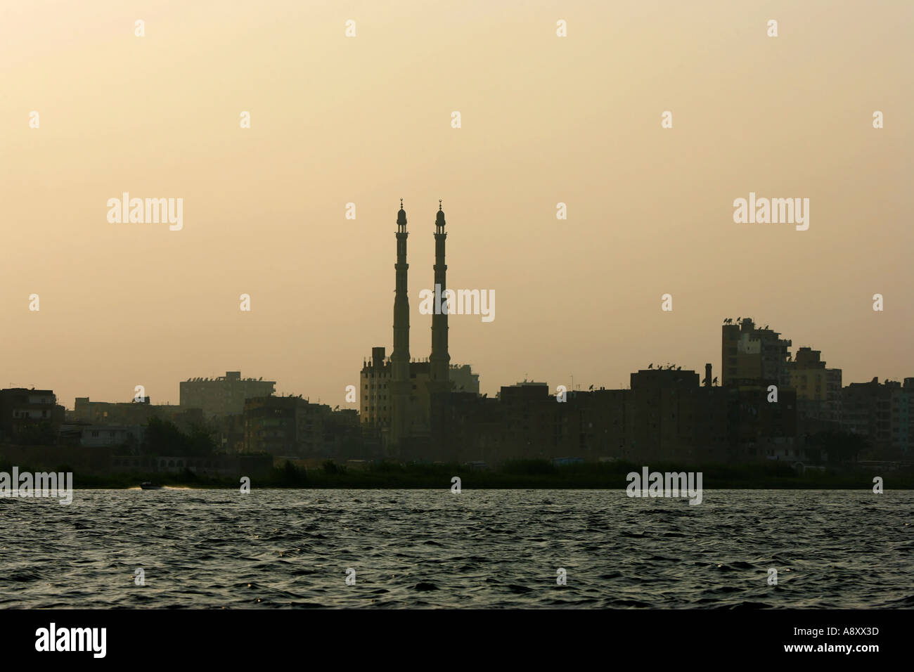 Mosque along the nile hi-res stock photography and images - Alamy
