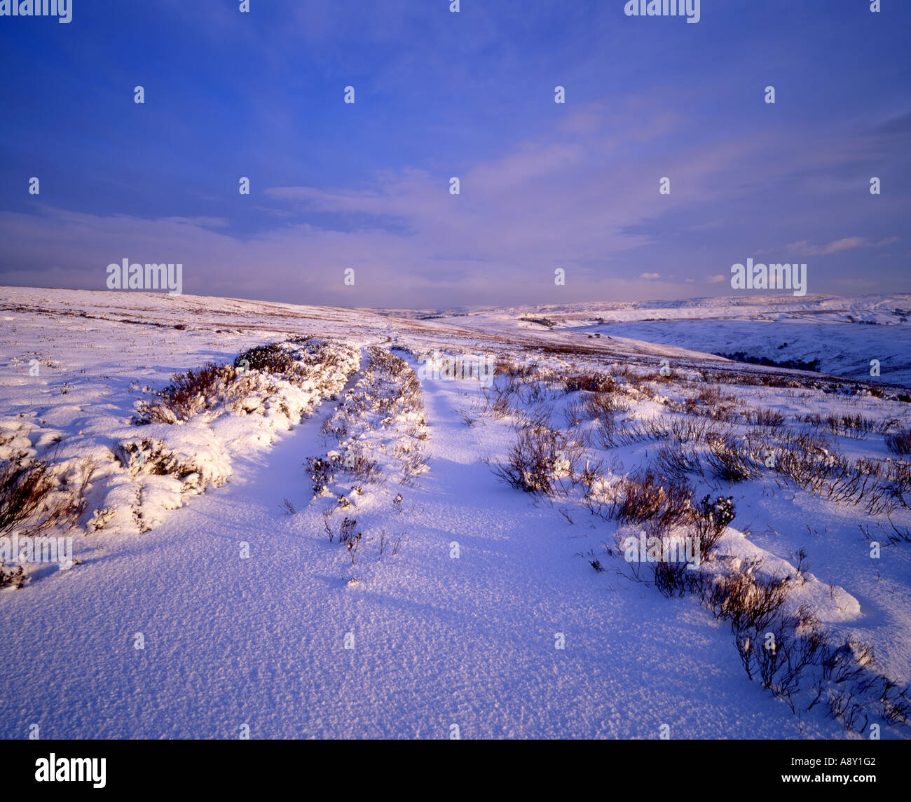 Castleton in snow hi-res stock photography and images - Alamy
