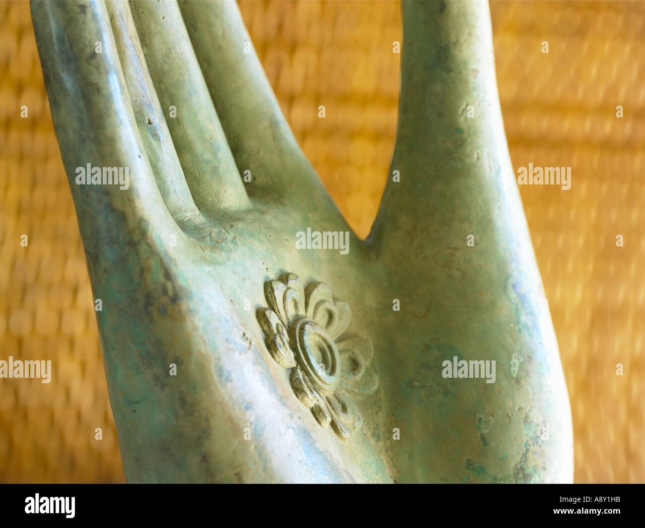 buddha open hand Stock Photo - Alamy