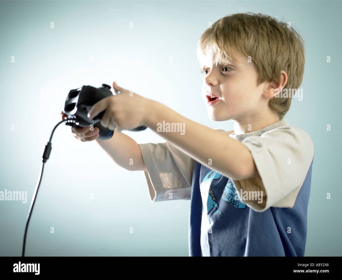 Children playing xbox hi-res stock photography and images - Alamy