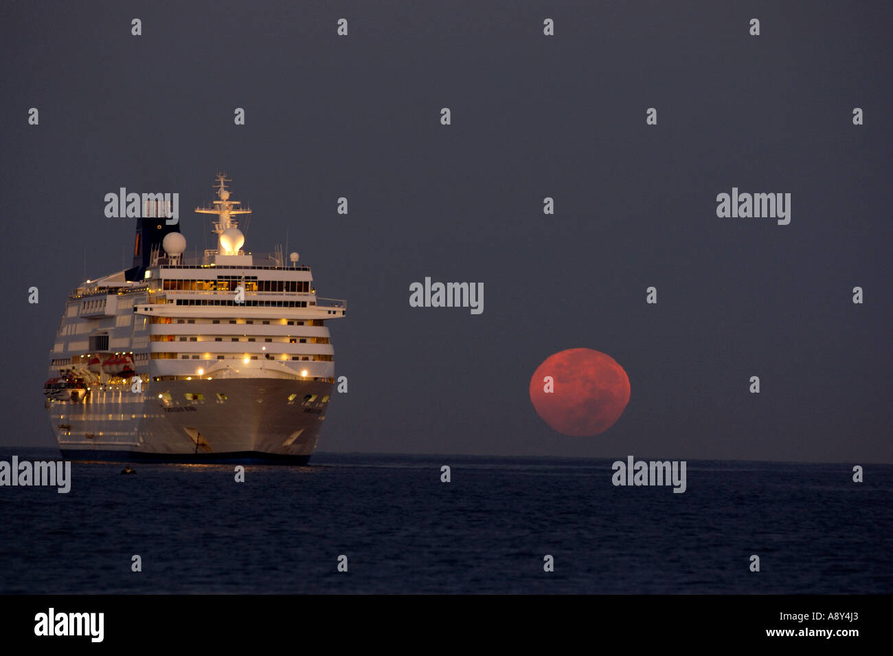 Rising wind ship hi-res stock photography and images - Alamy