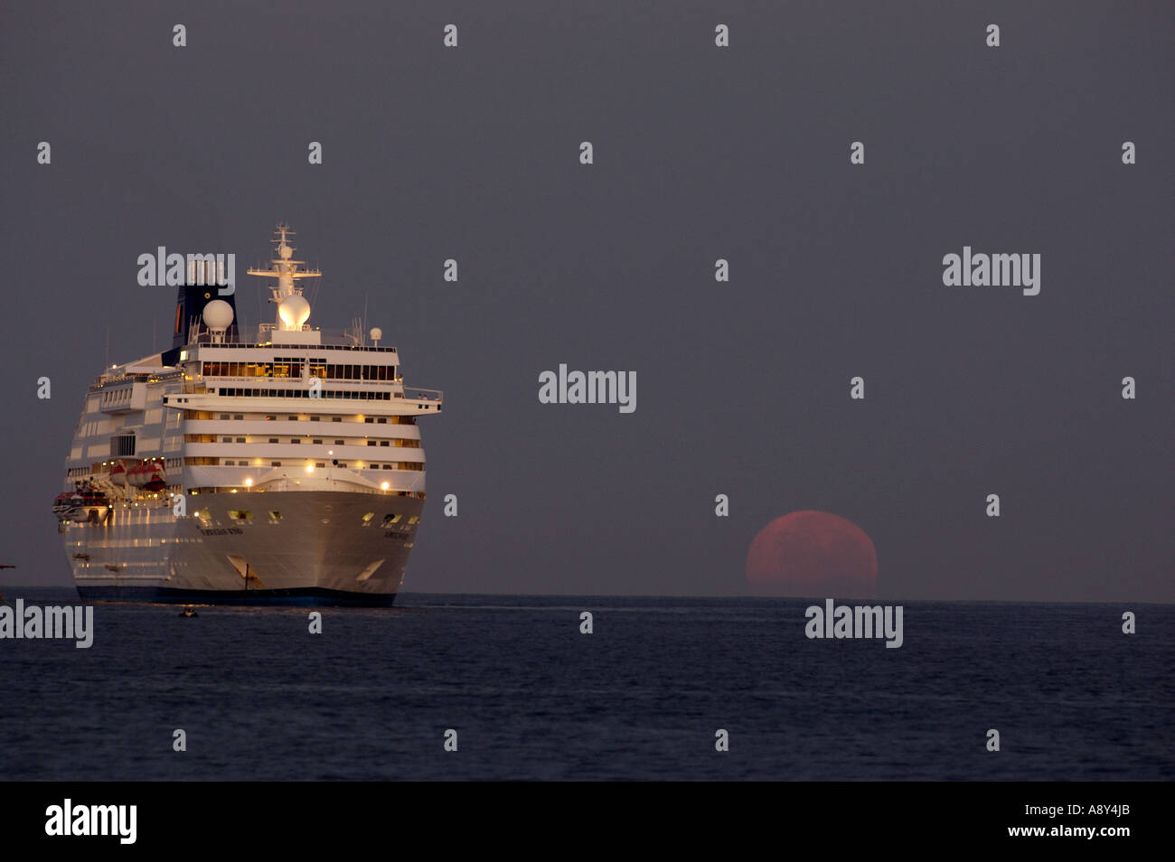 Rising wind ship hi-res stock photography and images - Alamy