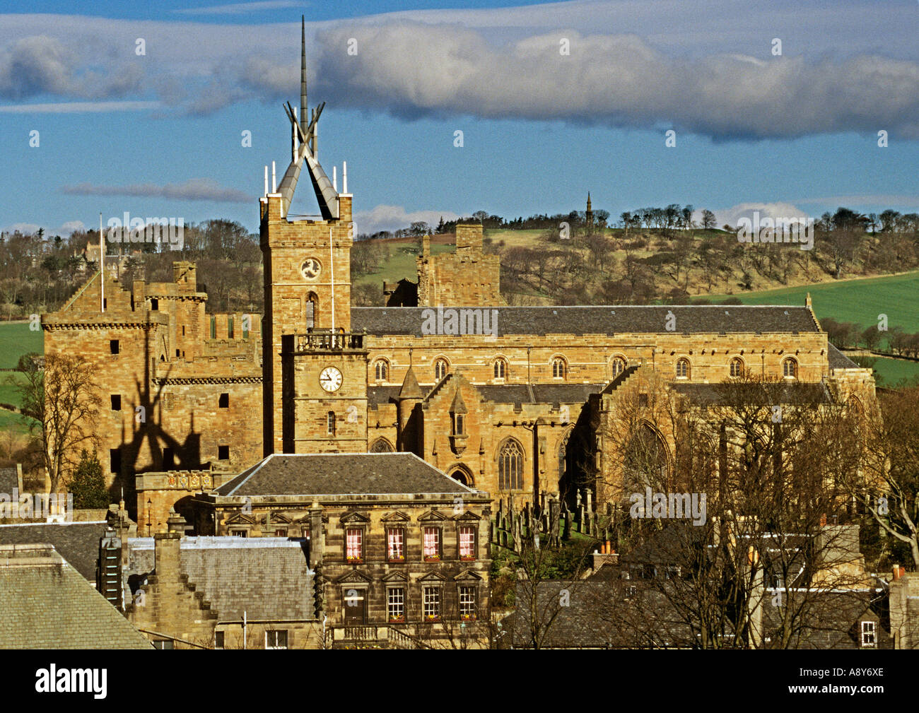 St michaels parish church linlithgow hi-res stock photography and ...