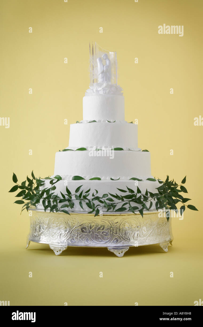 Silver cake base hi-res stock photography and images - Alamy