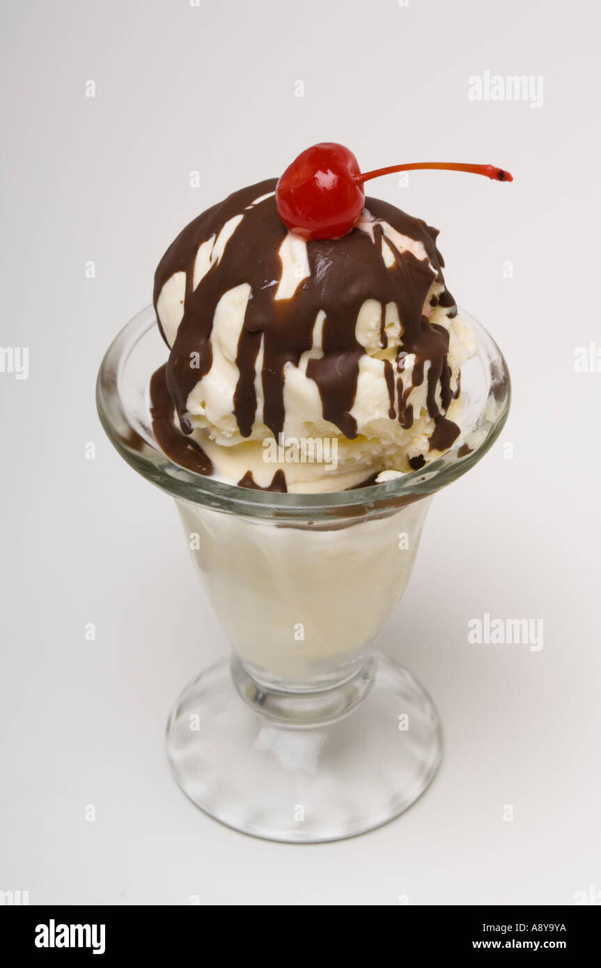 Hot fudge sundae cherry hi-res stock photography and images - Alamy