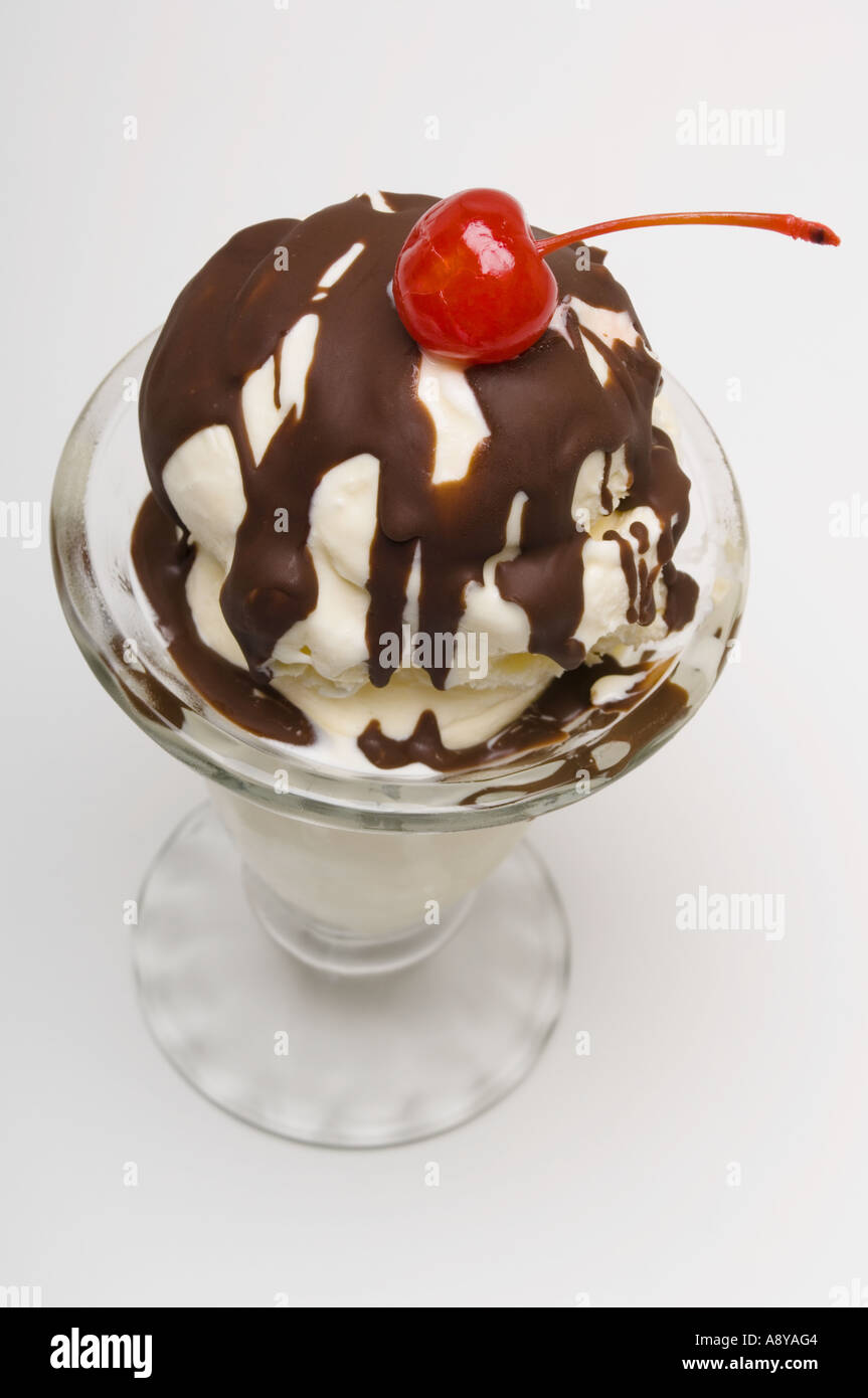 Hot fudge sundae cherry hi-res stock photography and images - Alamy