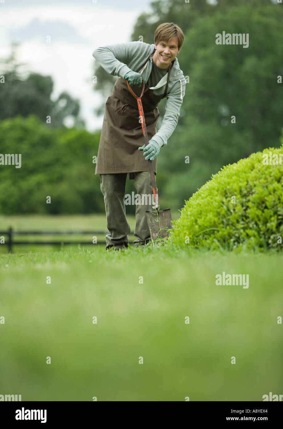 Green digging shovel hi-res stock photography and images - Alamy