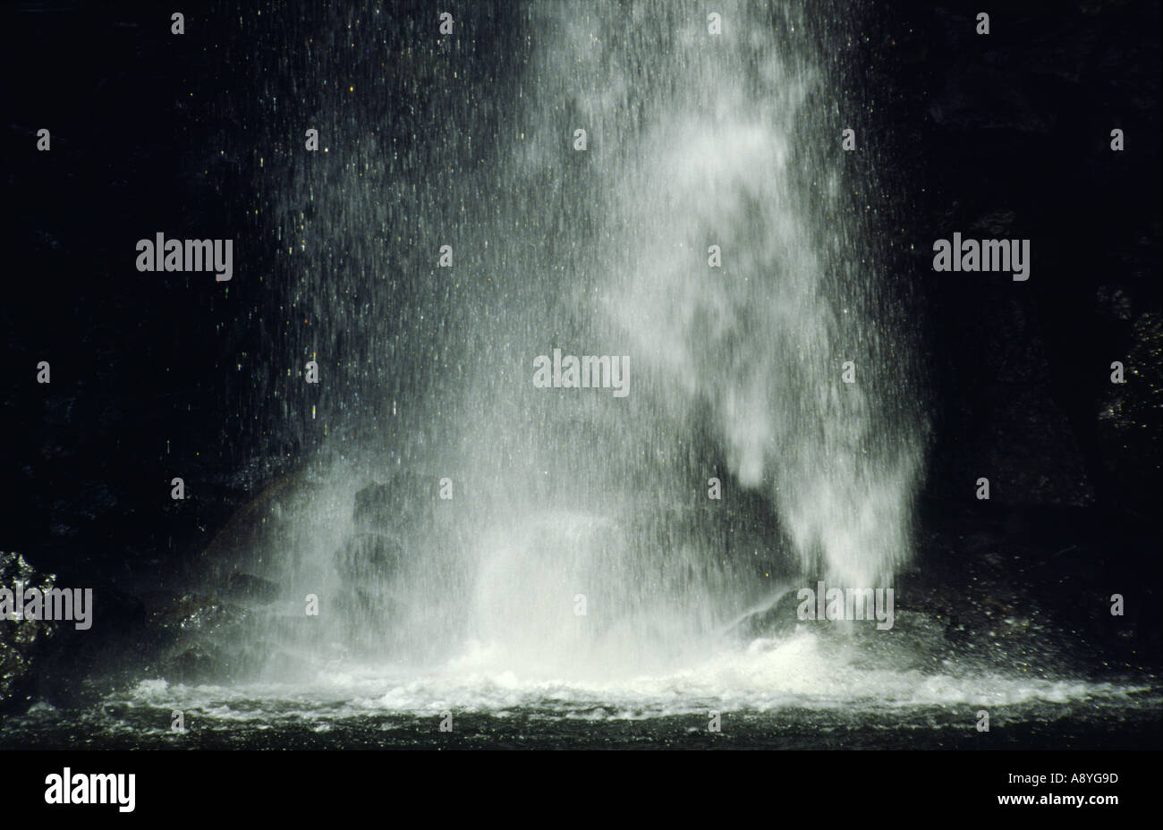 Cascading waterfall black and white hi-res stock photography and images ...