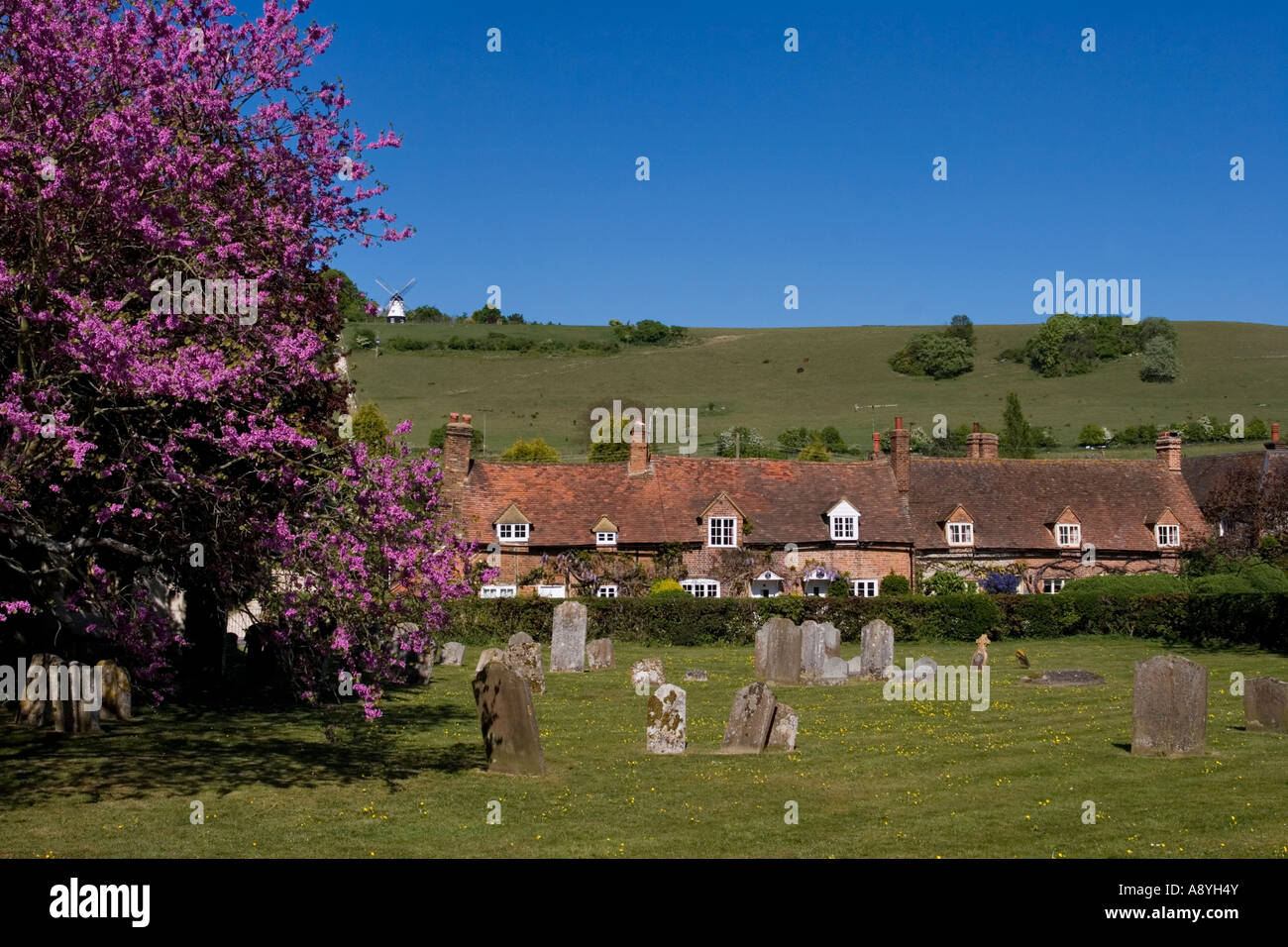 Buckinghamshire countryside cottage hi-res stock photography and images ...