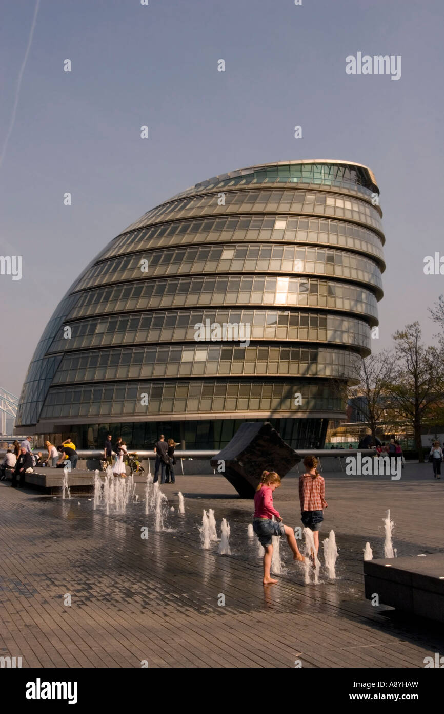 City Hall Fountains - London Stock Photo - Alamy