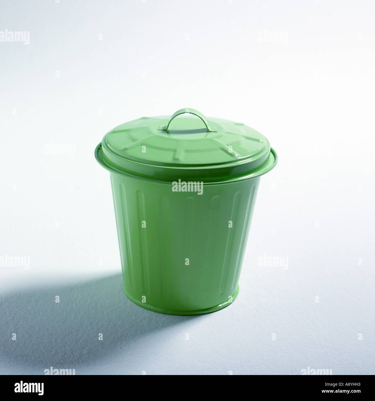 Interior trash cans hi-res stock photography and images - Alamy
