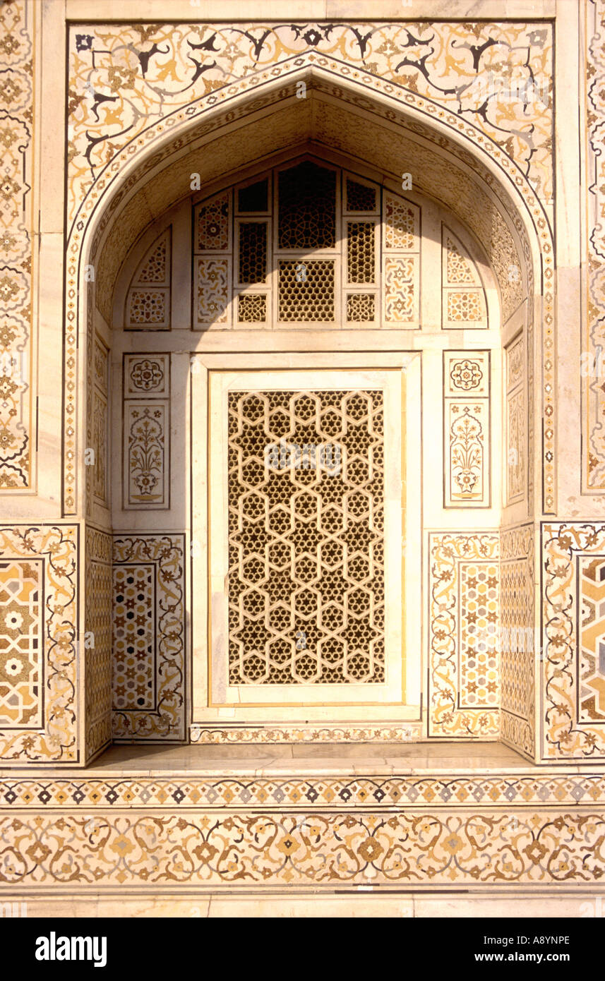 Pierced screens hi-res stock photography and images - Alamy