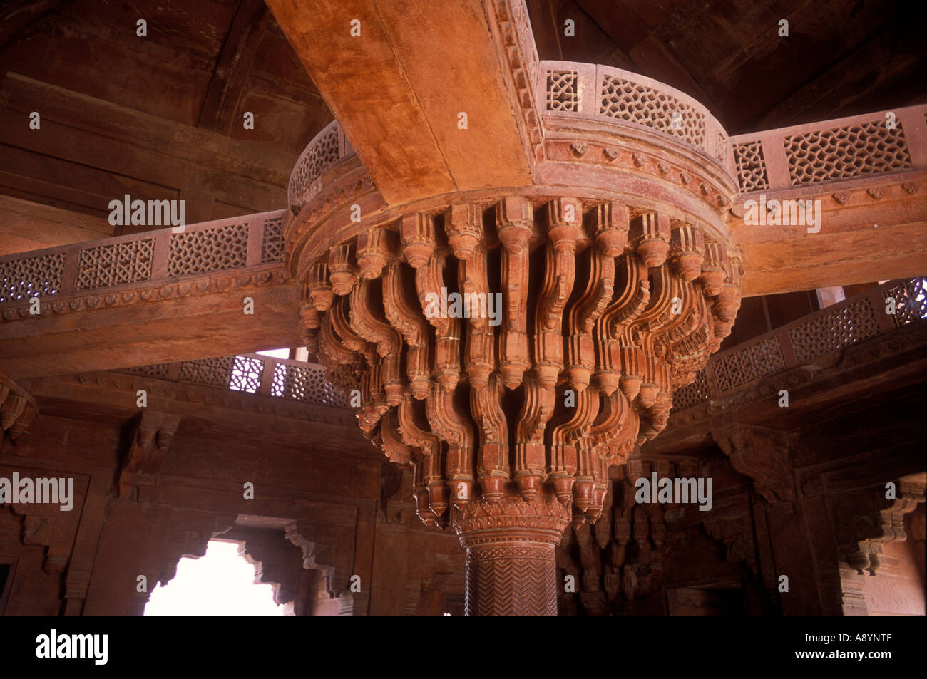 Mughal throne hi-res stock photography and images - Alamy