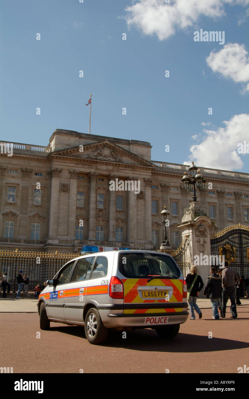 Royal, security, Buckingham, palace, police, protection, London, met ...