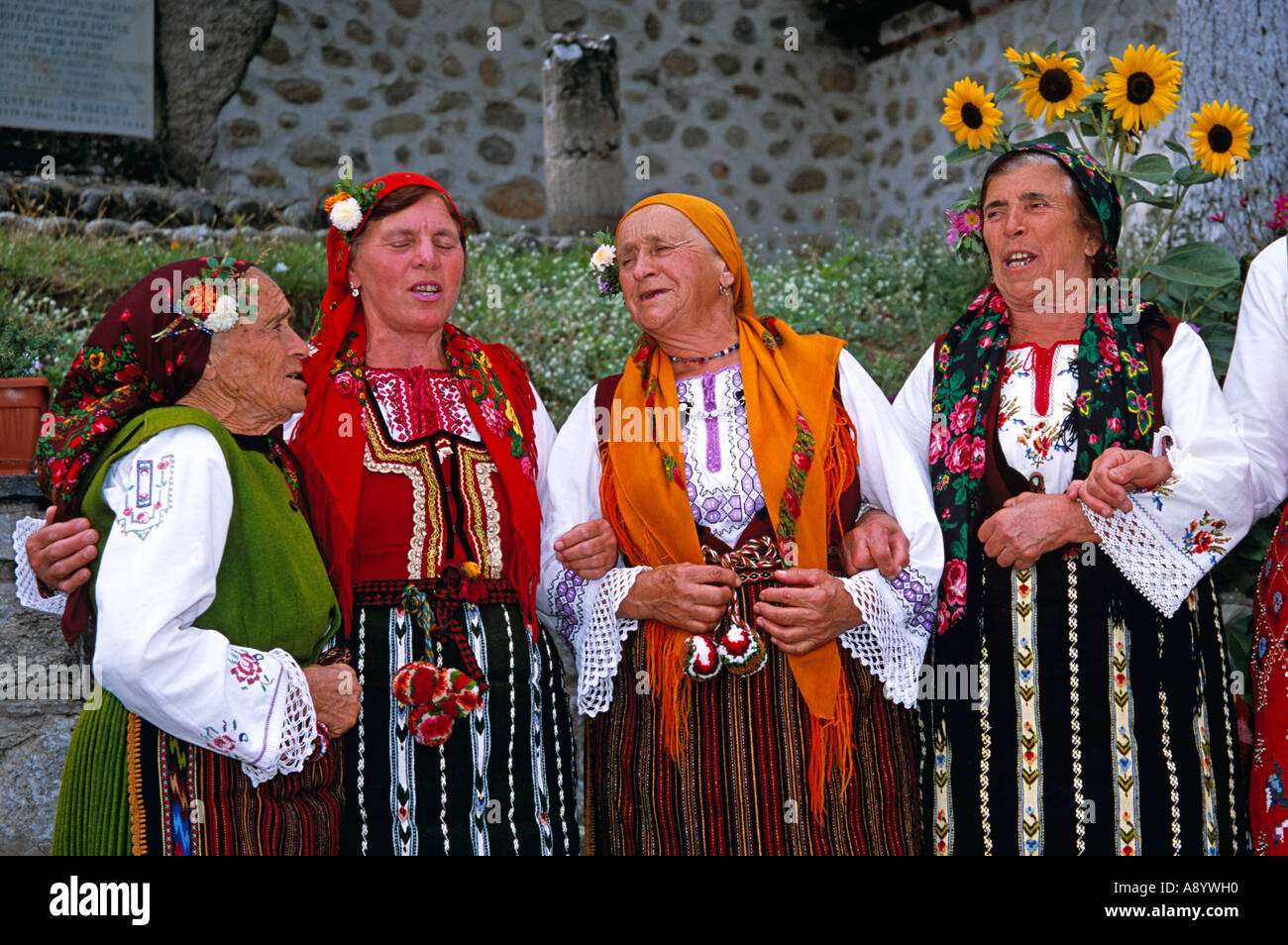 Bulgarian women singing hi-res stock photography and images - Alamy