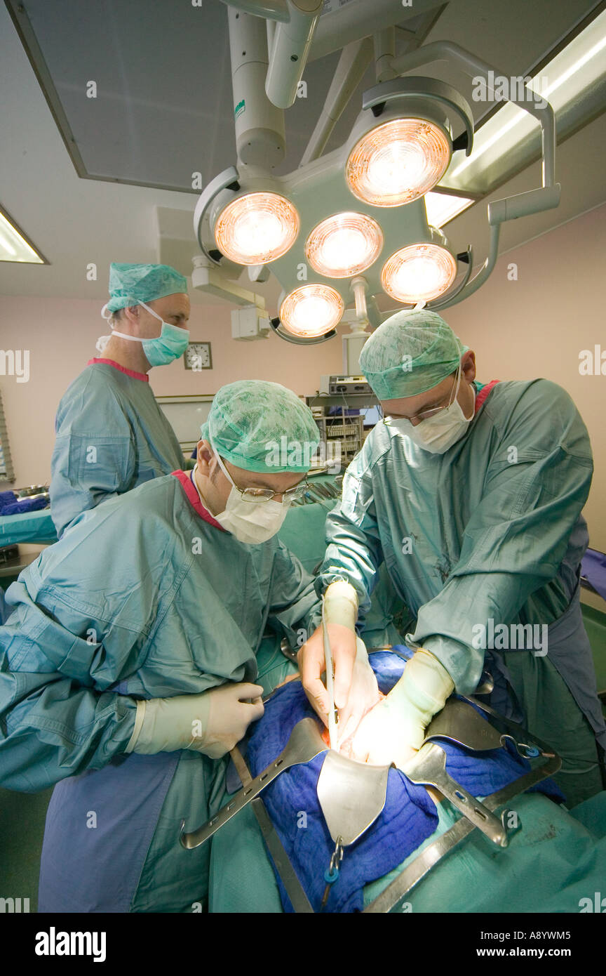 surgeons abdominal surgery cancer surgery operating room Stock Photo ...