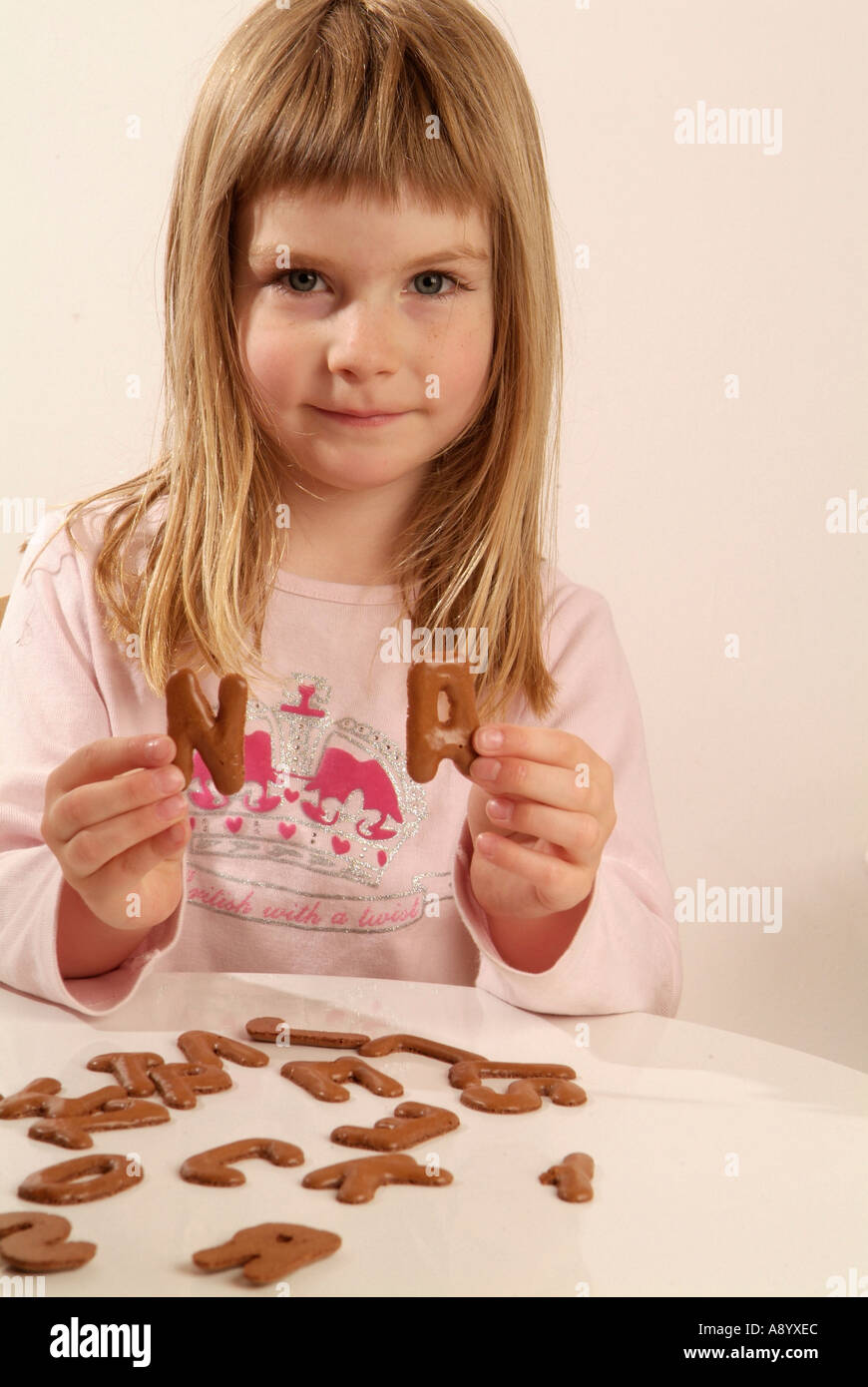 child puts words Stock Photo - Alamy