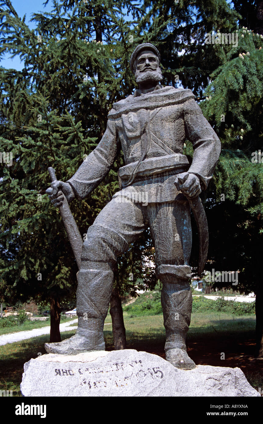 Yane Sandanski statue, Sandanski, Bulgaria Stock Photo - Alamy