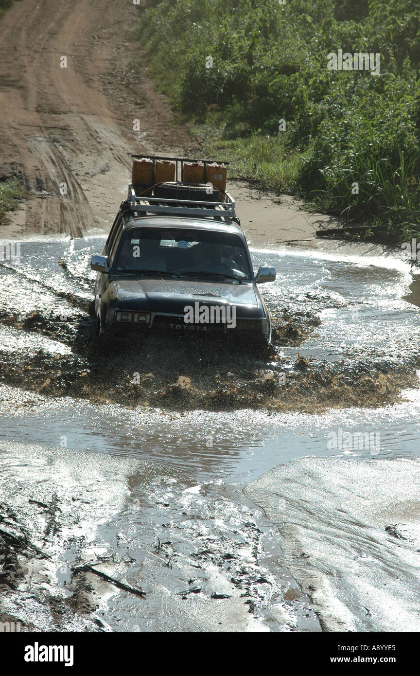 Car driving through a ford hi-res stock photography and images - Alamy