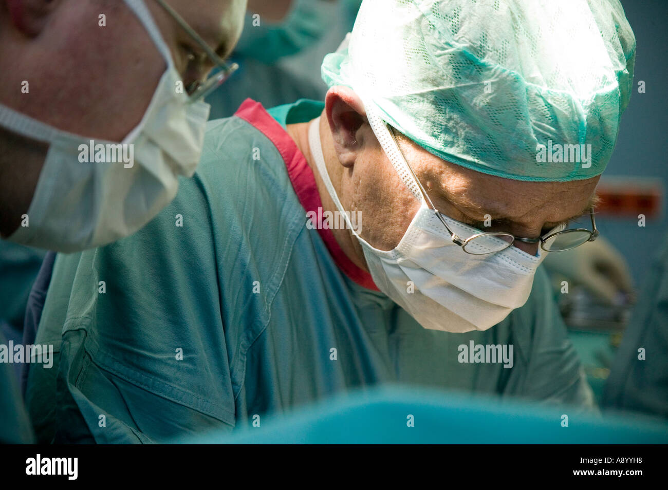 heart surgery surgeons hospital Stock Photo - Alamy