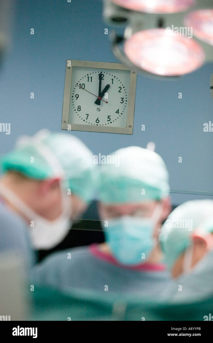 surgeons at work on night duty Stock Photo - Alamy