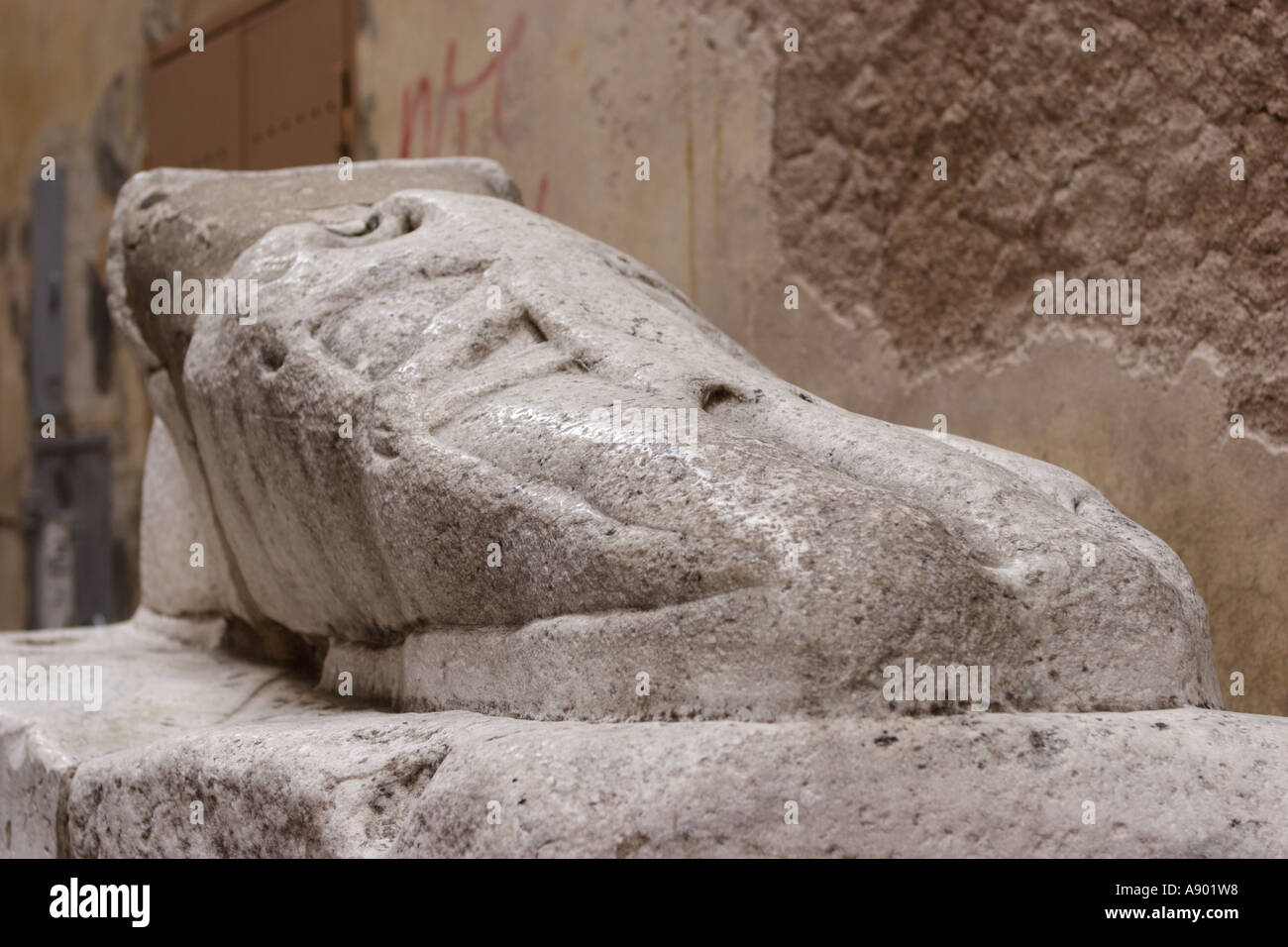 Marble Foot Statue in Alley Pie di Marmo City Centre Rome Italy Stock ...