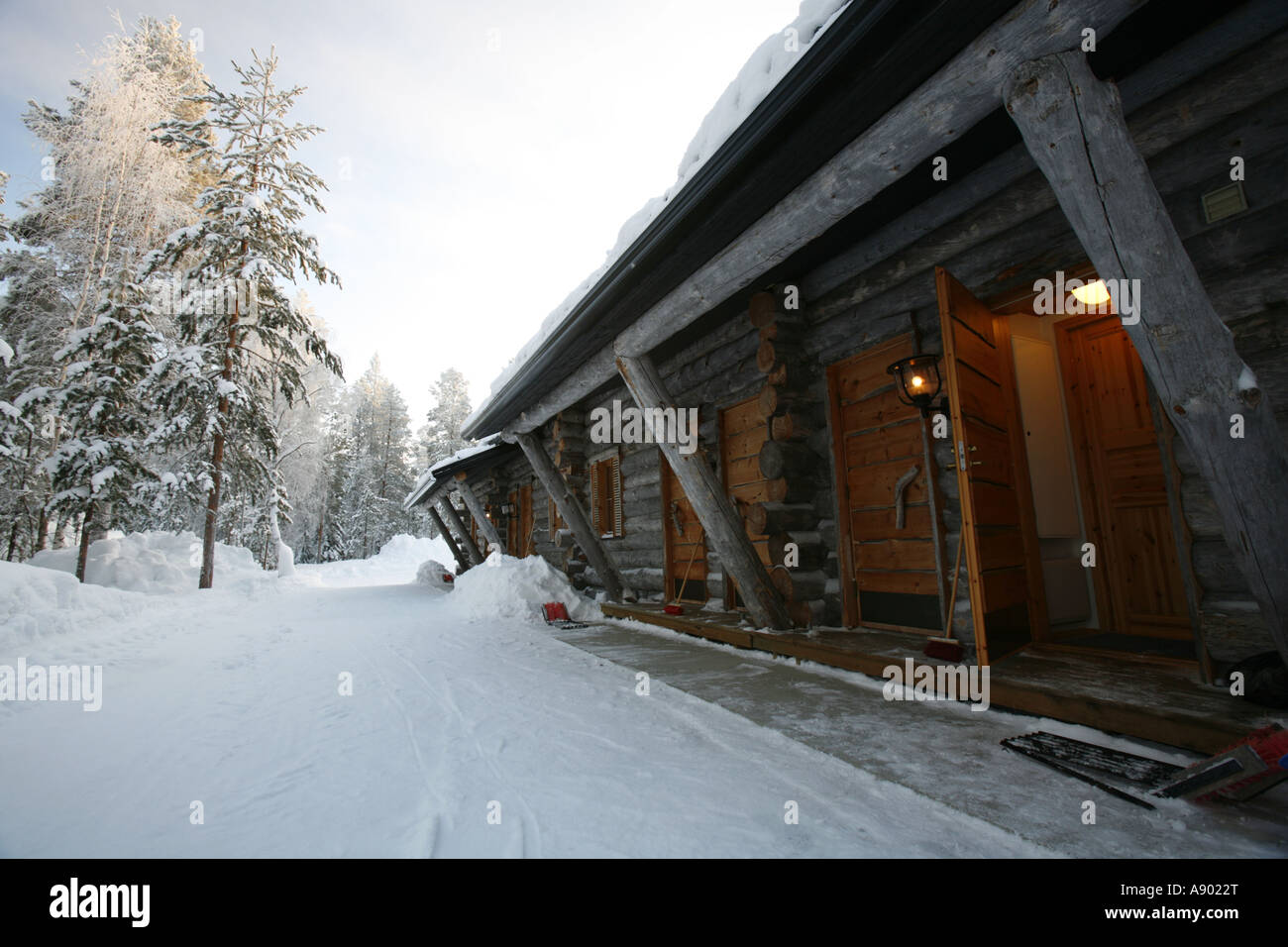 Entrance to a traditional log cabin in Lapland's Arctic nature Stock ...