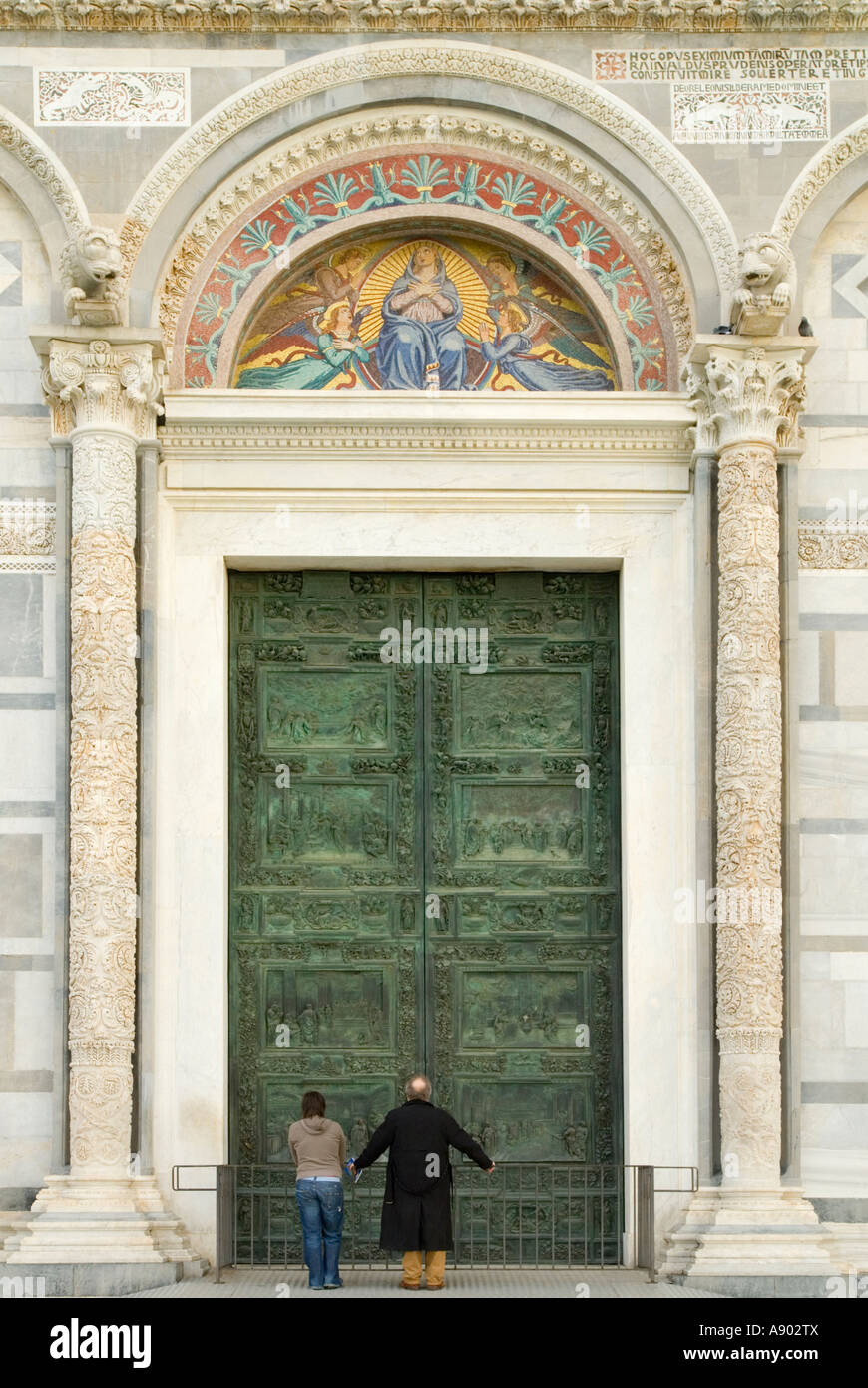 Pisa bronze door hi-res stock photography and images - Alamy