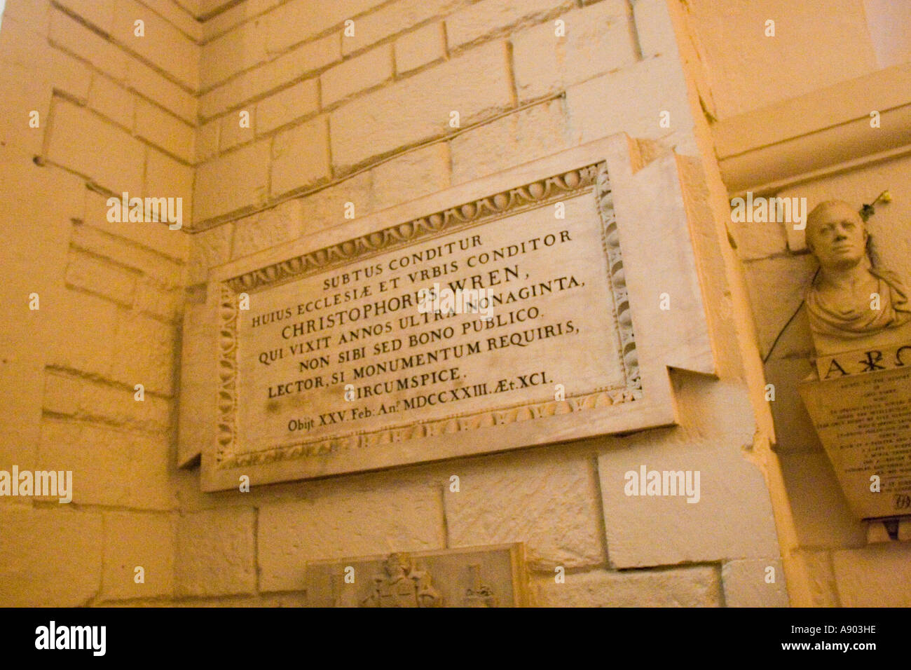 Memorial to Sir Christopher Wren in the Crypt of Saint Paul's Cathedral ...